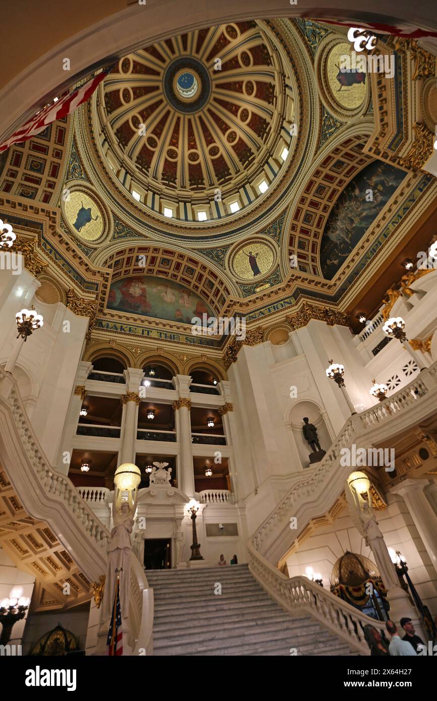 Rotunda vertical, State Capitol, Harrisburg, Pennsylvania Stock Photo ...