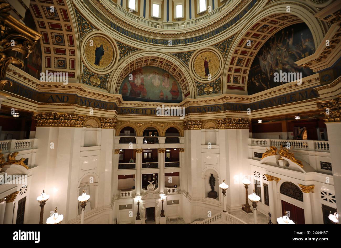Capitol rotunda inside state building hi-res stock photography and ...