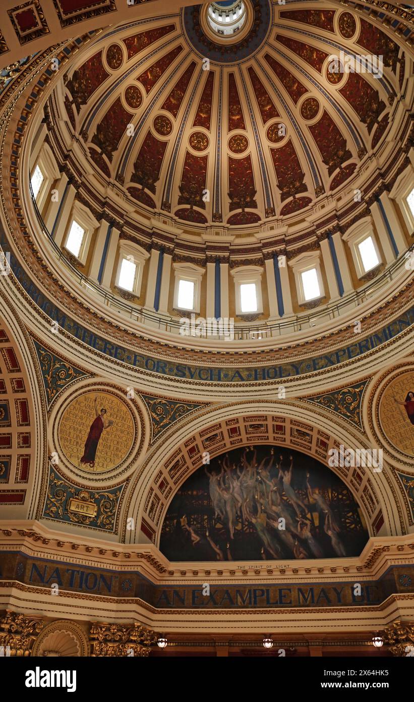 The dome inside vertical - State Capitol, Harrisburg, Pennsylvania ...