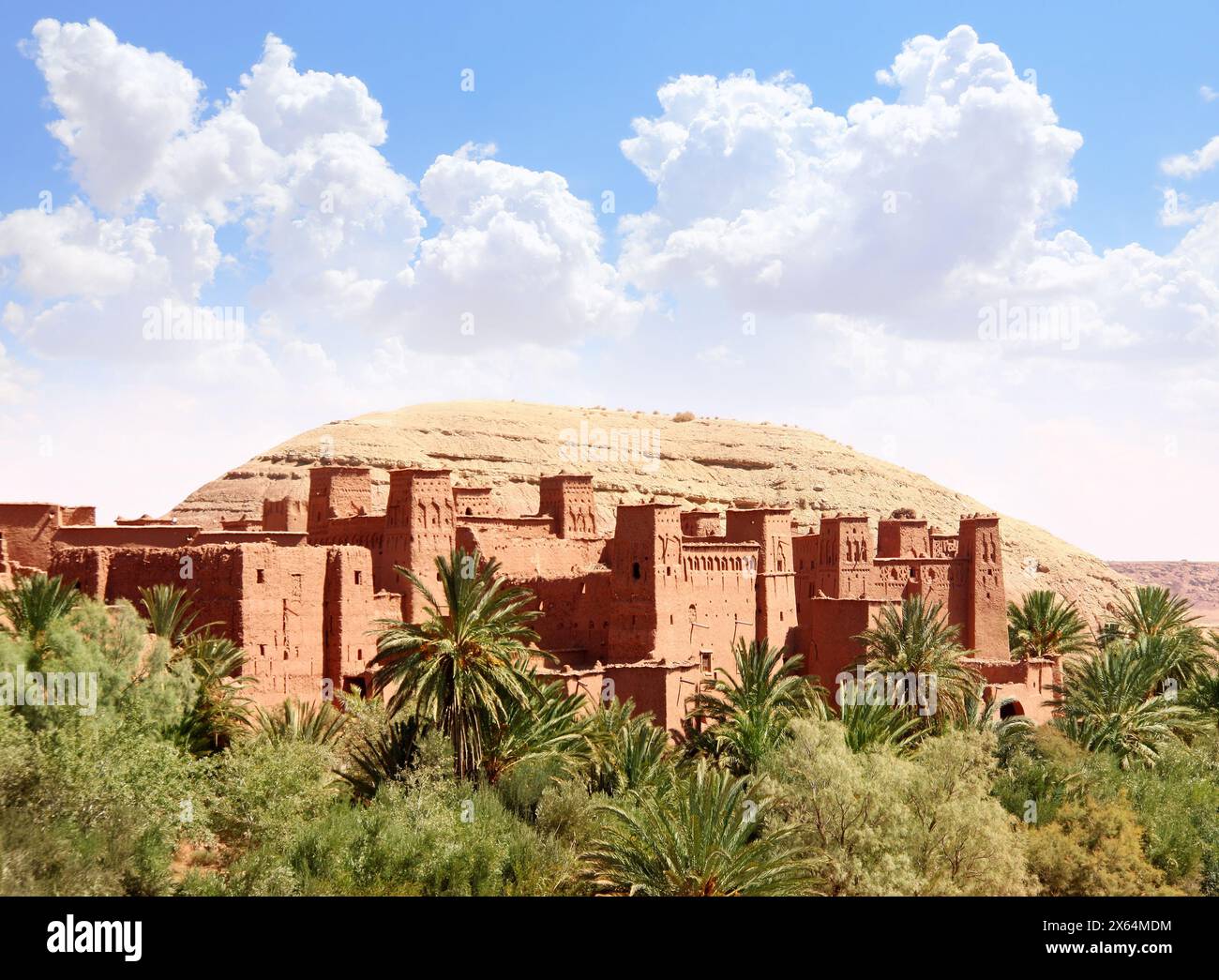 Famous moroccan landmark Kasbah Ait Ben Haddou (Ait Benhaddou), Atlas ...