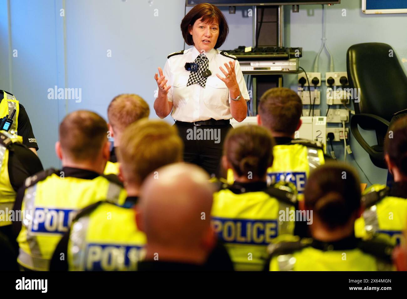 Police Scotland chief constable Jo Farrell briefs officers before going ...