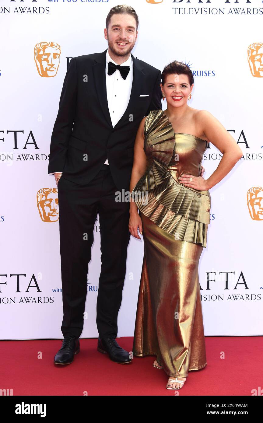 Mark Ian Hoyle / LadBaby mit Ehefrau Roxanne Hoyle bei der Verleihung ...