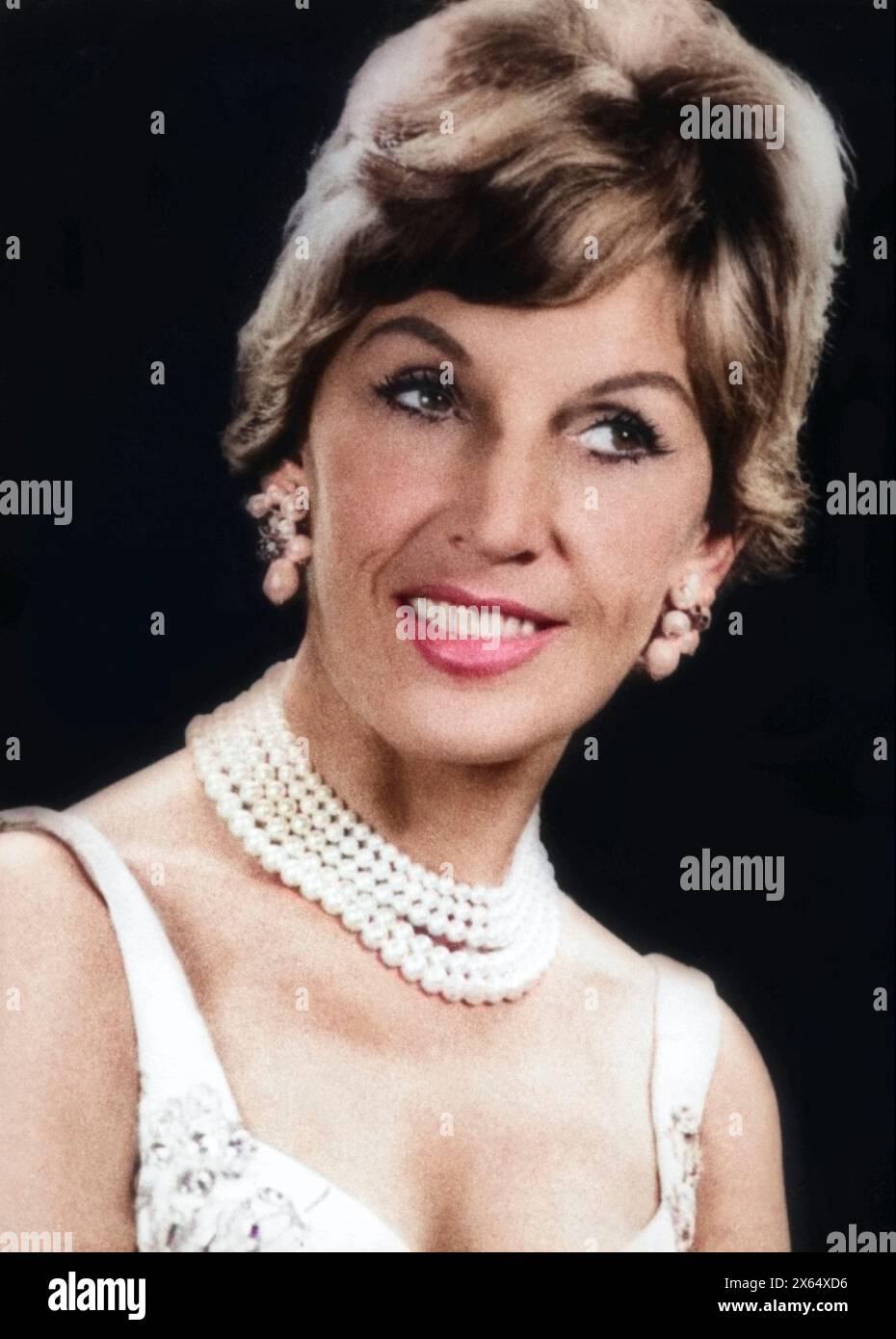 Female singer 1960s hi-res stock photography and images - Alamy