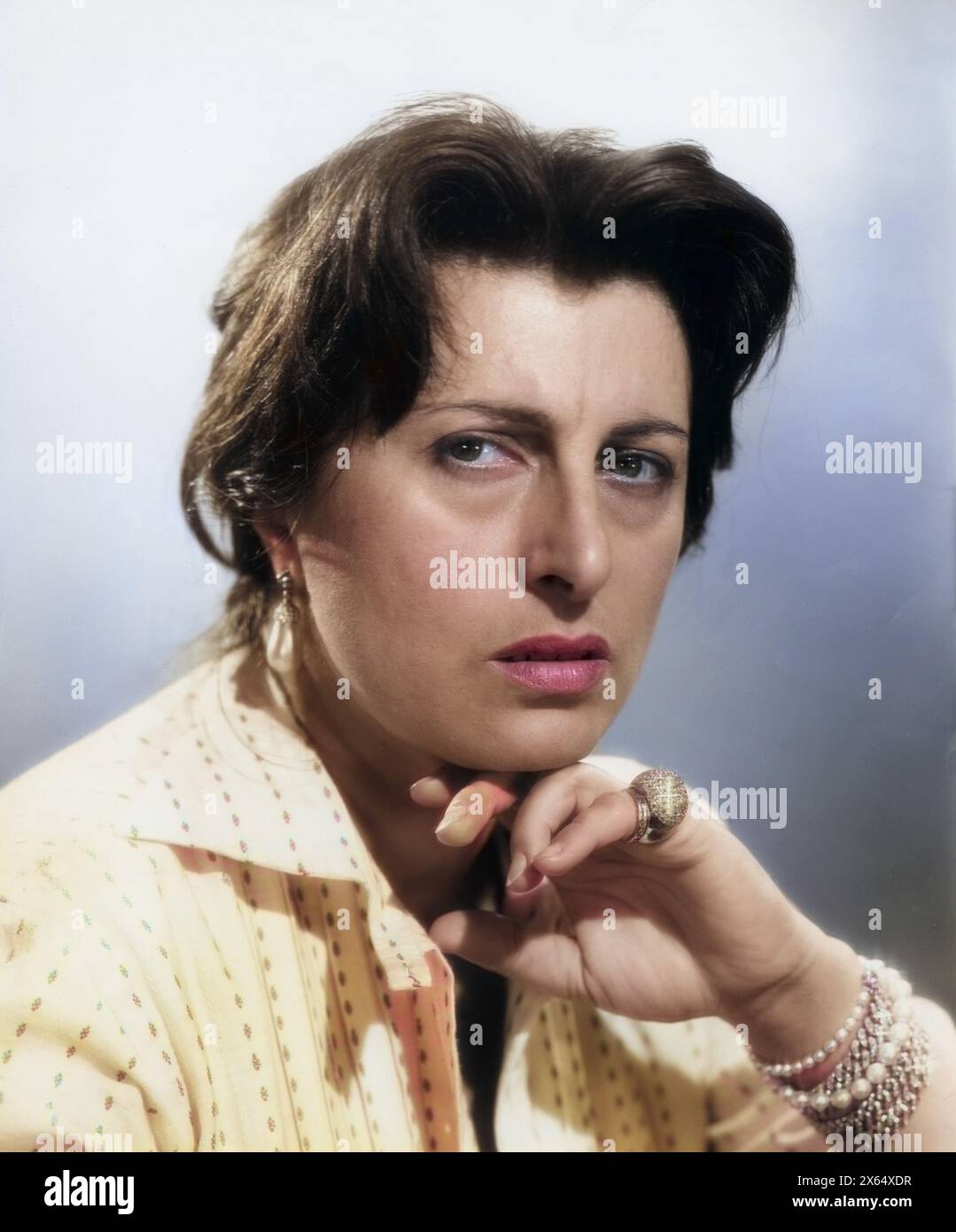 Anna magnani actress 1955 hi-res stock photography and images - Alamy