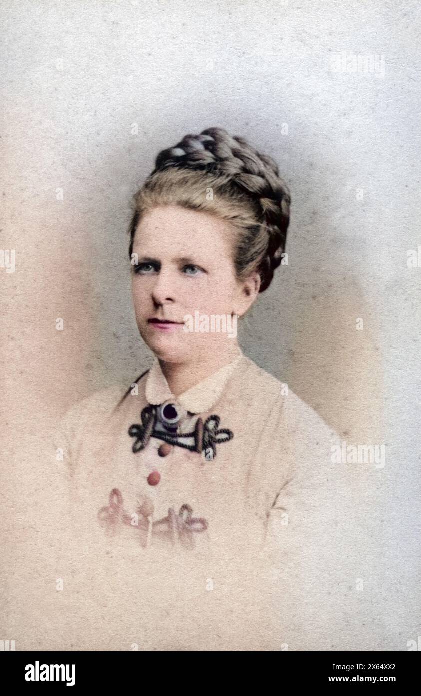 people, historic, women, woman, portrait, photograph by J. Loewy, carte ...