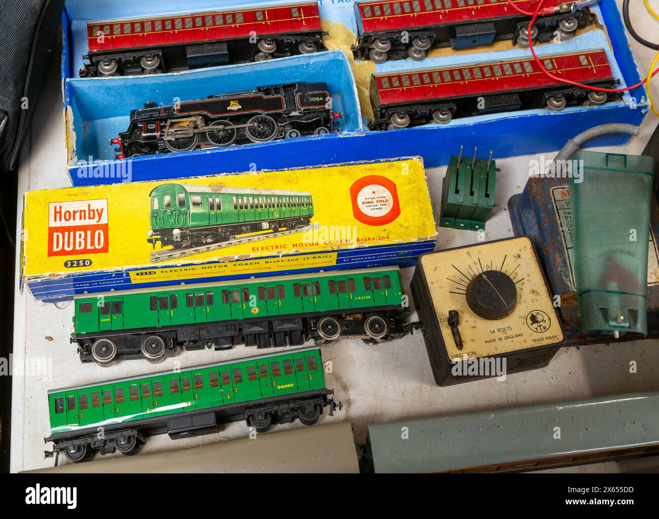 Model railway items including Hornby DUBLO on display at auction, UK ...