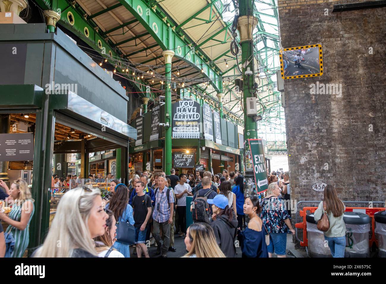 Borough market, trendy and cool food and restaurant location with ...