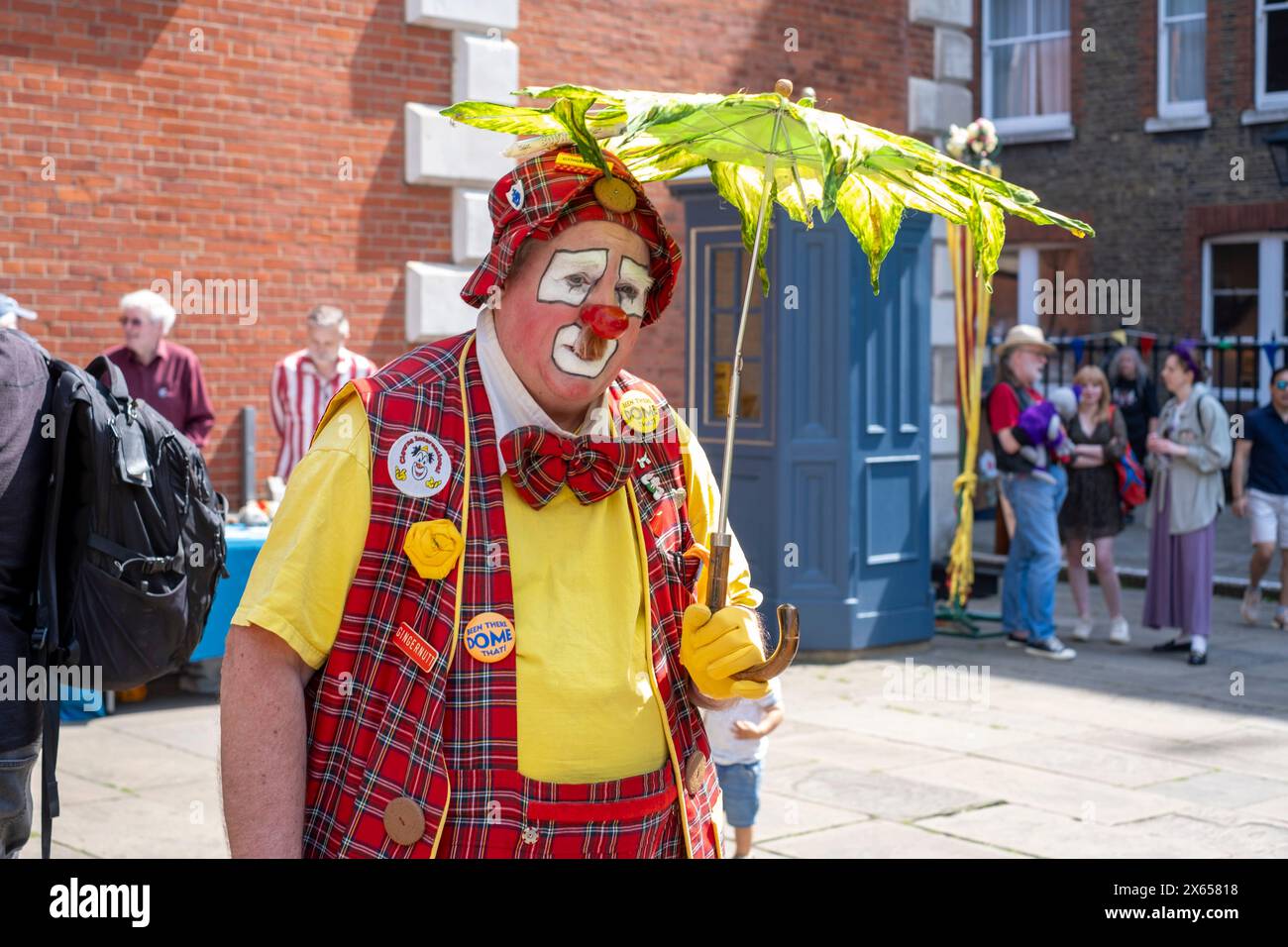 WEATHER - The May Puppet Fayre parade on the hottest day of the year ...