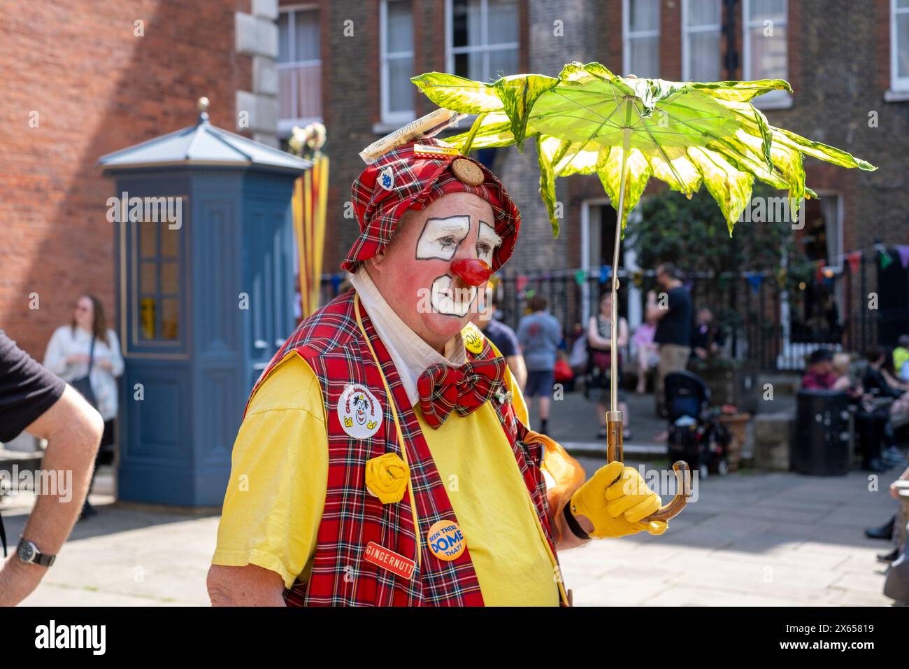 WEATHER - The May Puppet Fayre parade on the hottest day of the year ...