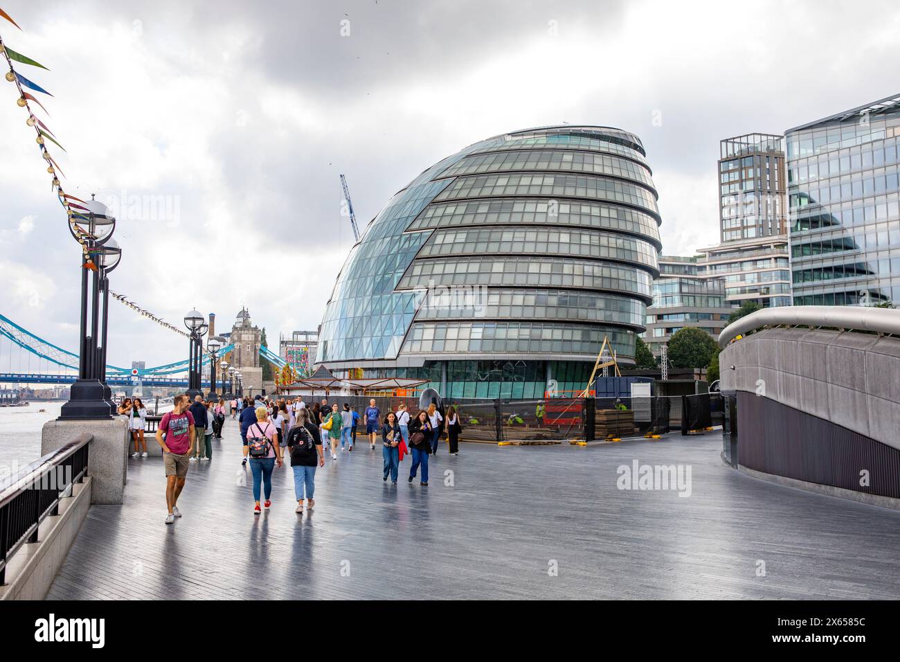 Former City Hall assembly building London,on Queens Walk in Southwark ...