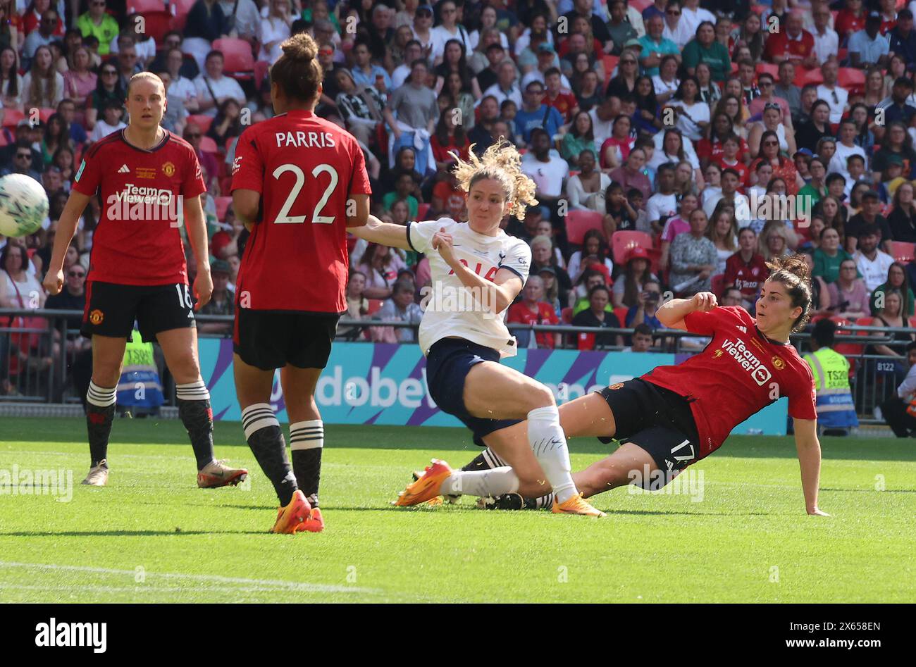 LONDON, ENGLAND - Lucia Garcia of Manchester United Women scores during ...