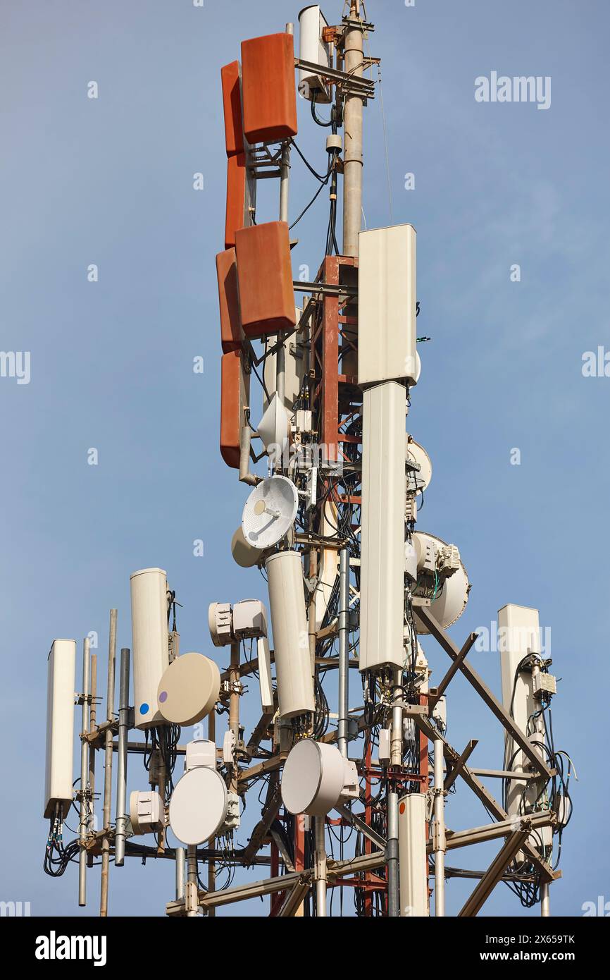 Mobile phone antenna. Internet communication. Telecommunication ...