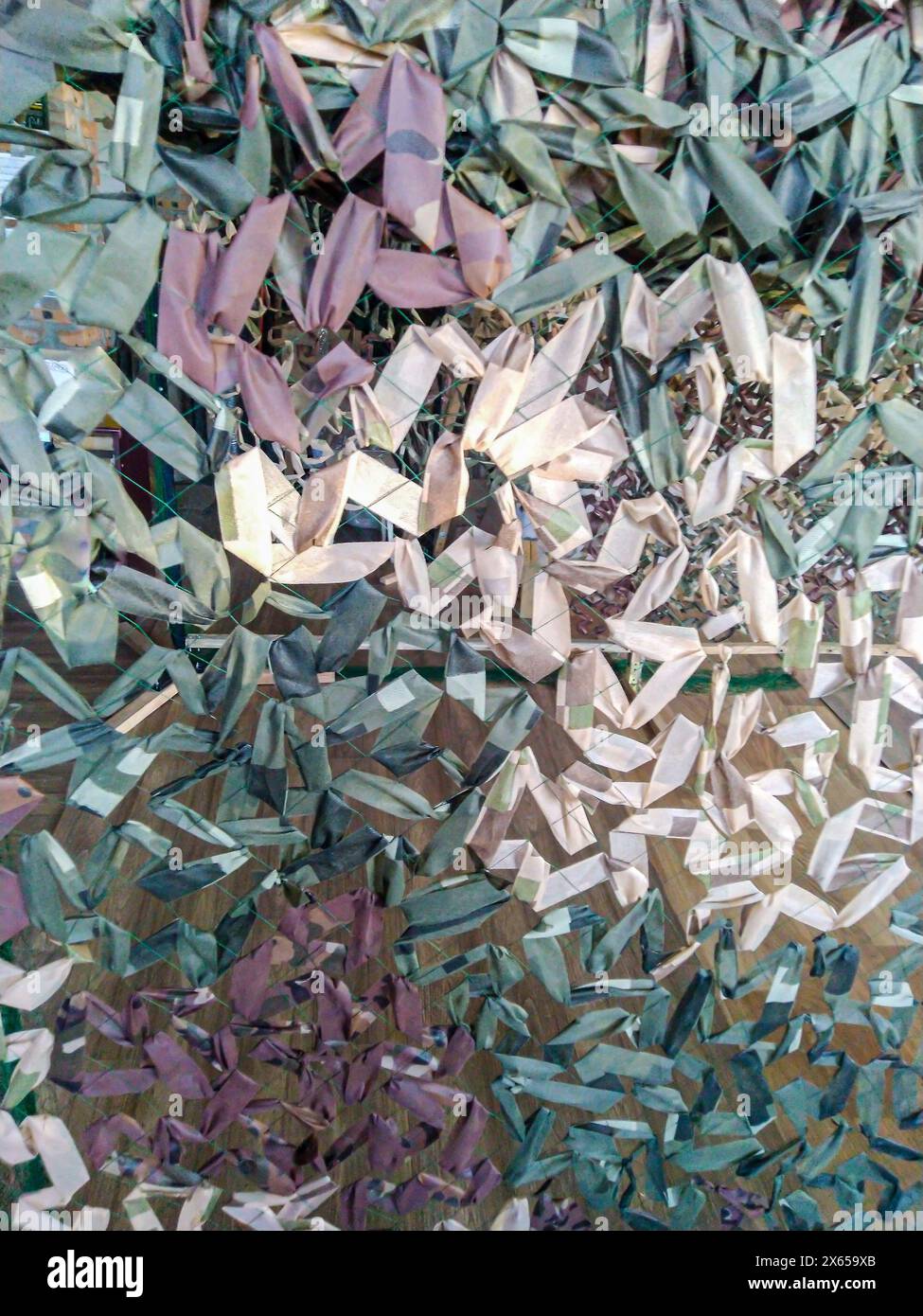 Army camo netting hi-res stock photography and images - Alamy