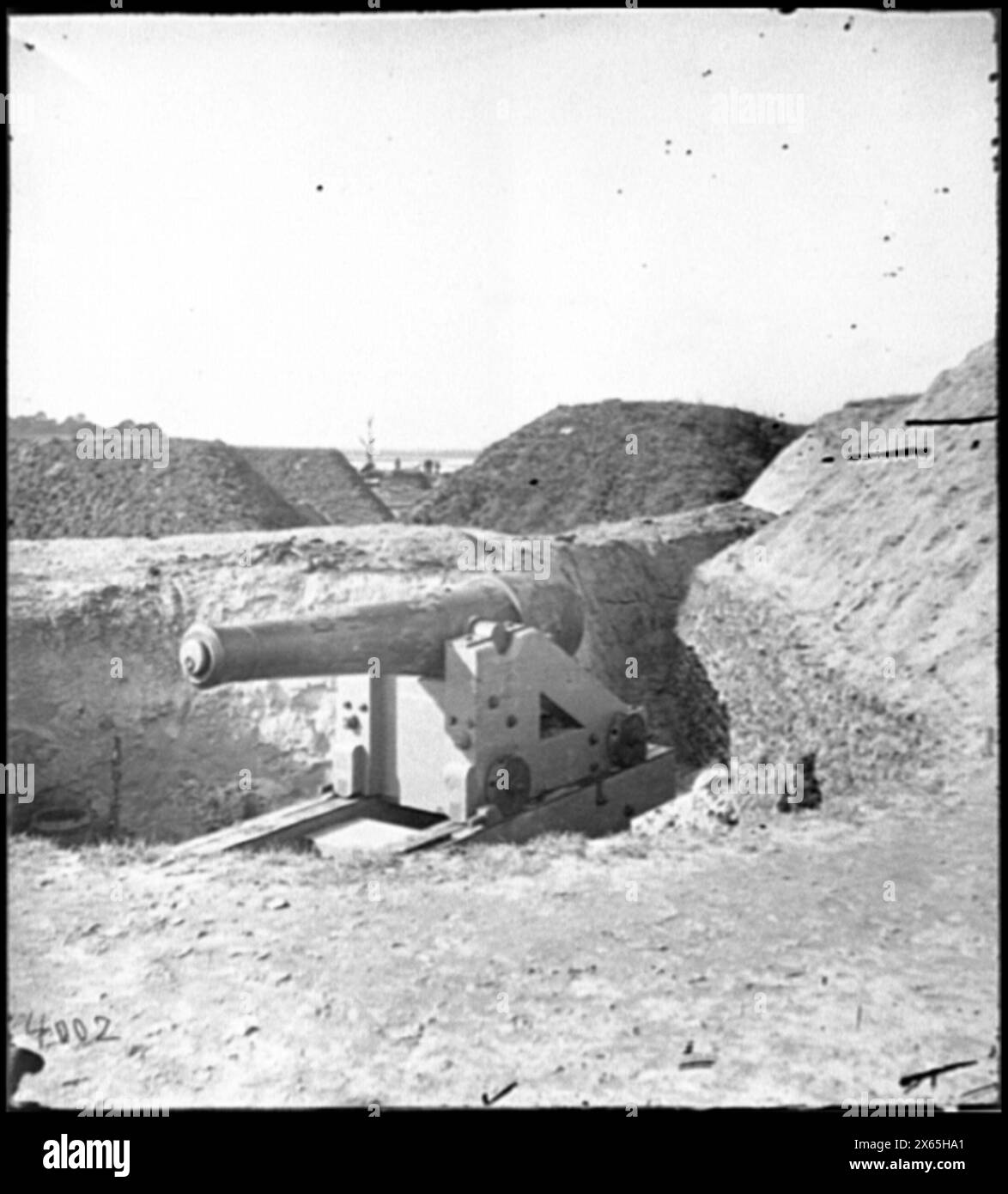 Savannah, Ga., vicinity. Confederate gun at Fort McAllister, Civil War ...