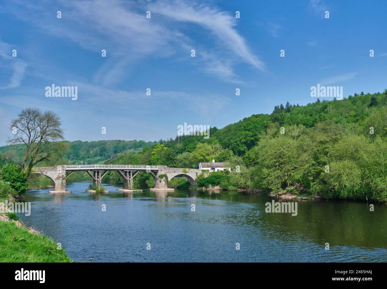 The toll bridge at Whitney-on-Wye, across the River Wye, Whitney-0n-Wye ...