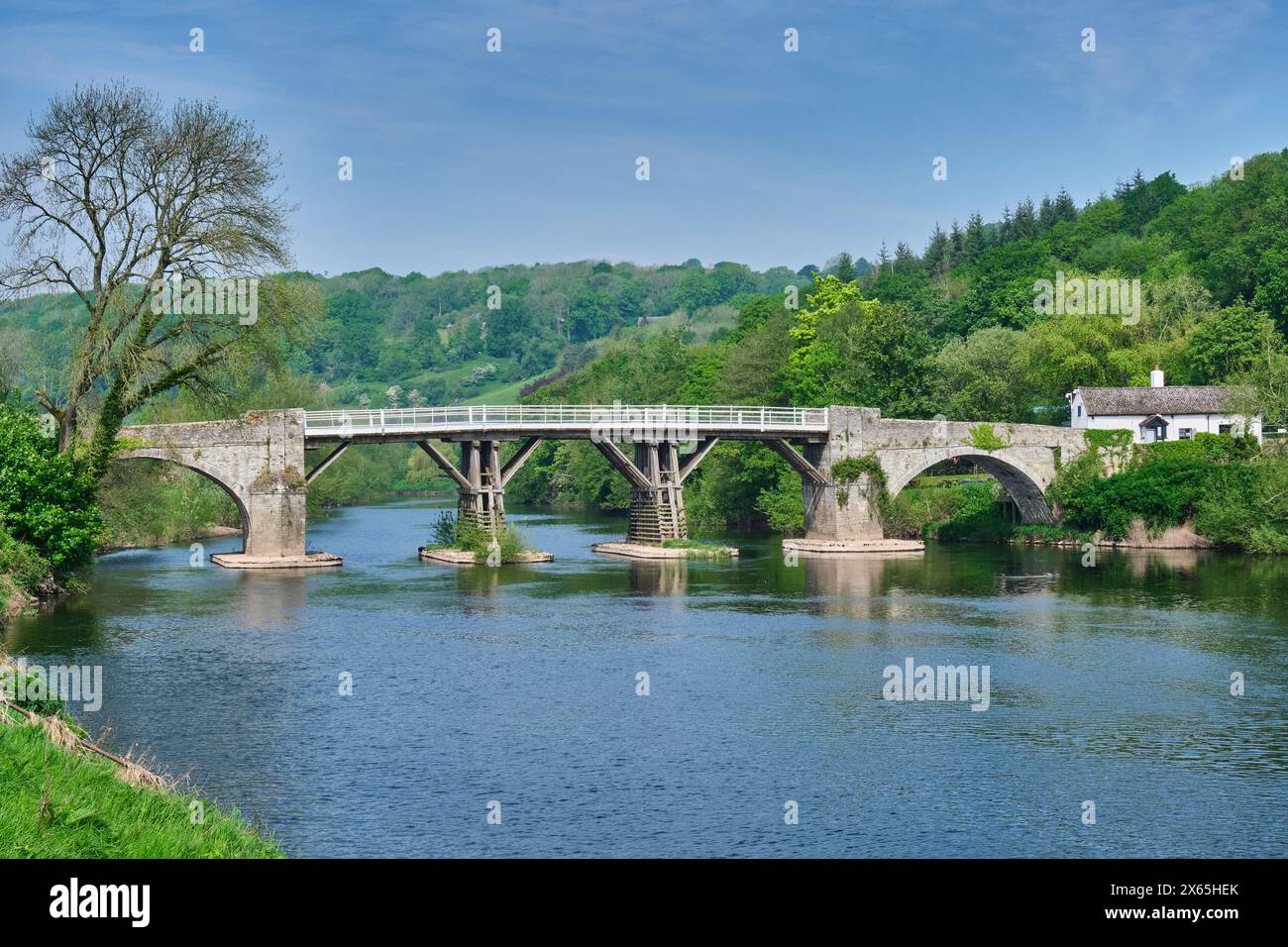 The toll bridge at Whitney-on-Wye, across the River Wye, Whitney-0n-Wye ...