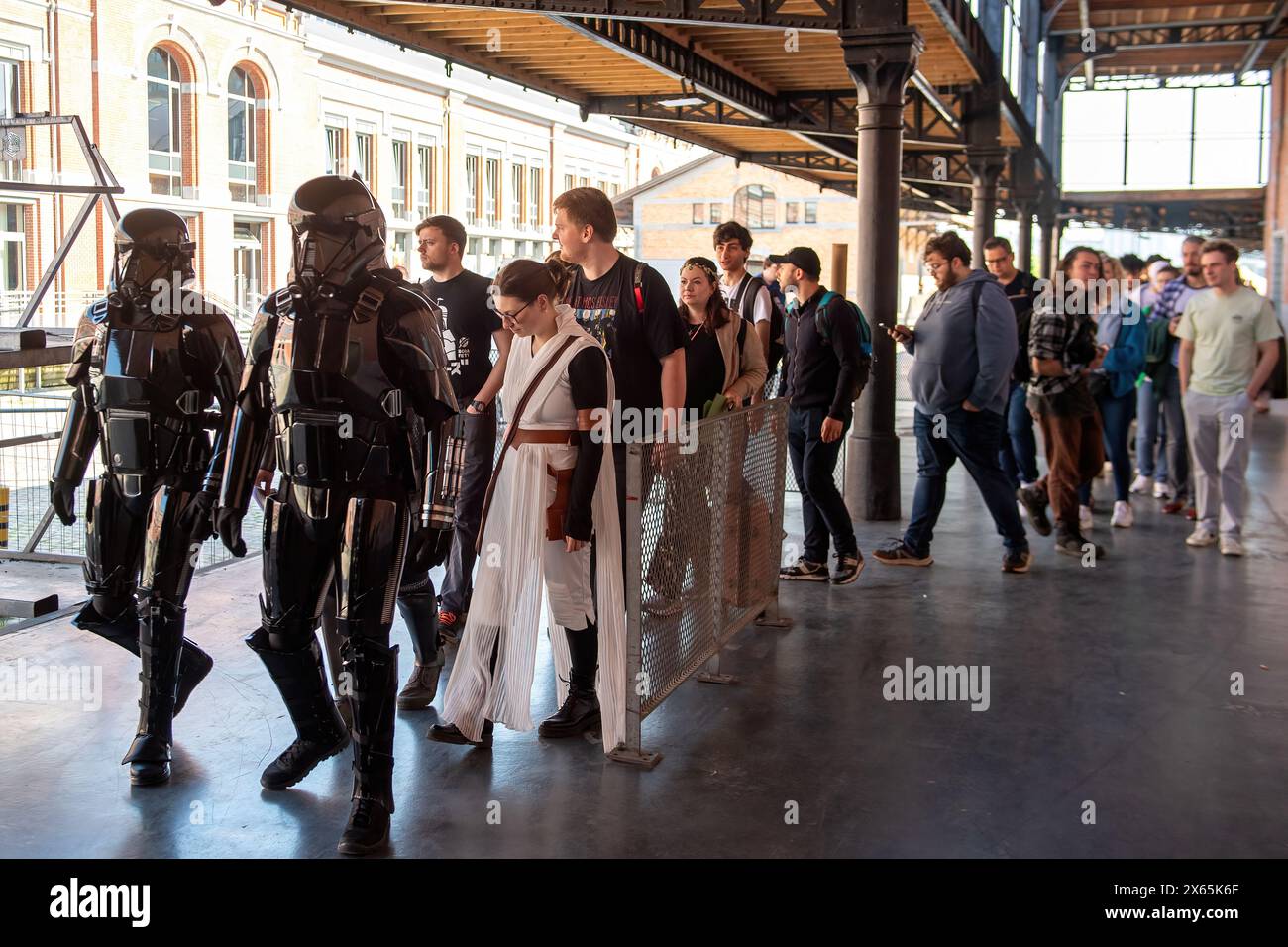 Star Wars Dark Troopers lead the line at Comic Con Brussels 2024. Cosplay enthusiasts and fans ...