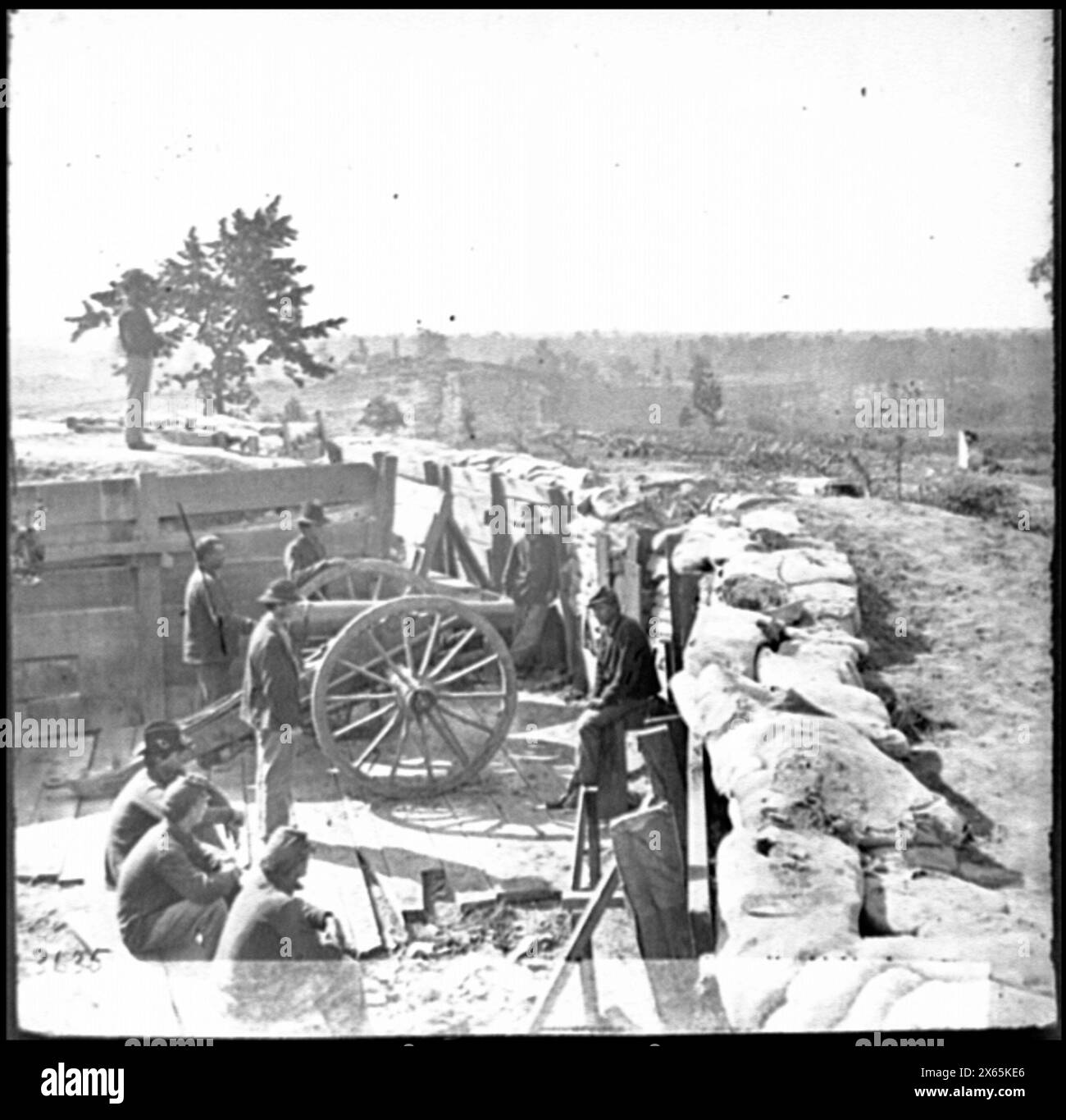 Atlanta, Ga. Federal soldiers by gun in captured fort, Civil War ...