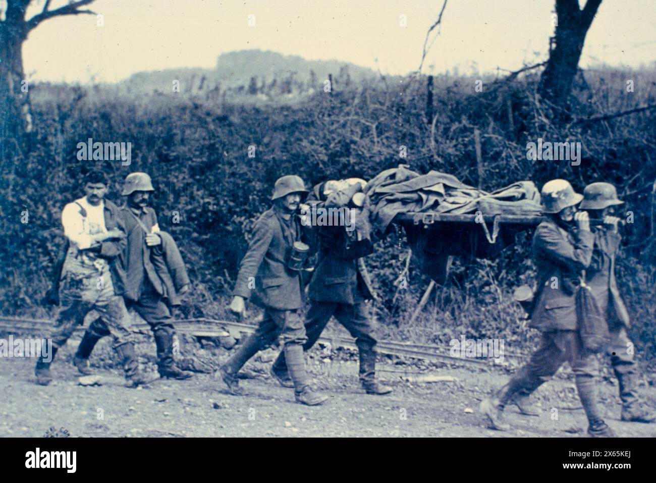 German soldiers at a American first aid station, France WW1, 1918 Stock ...
