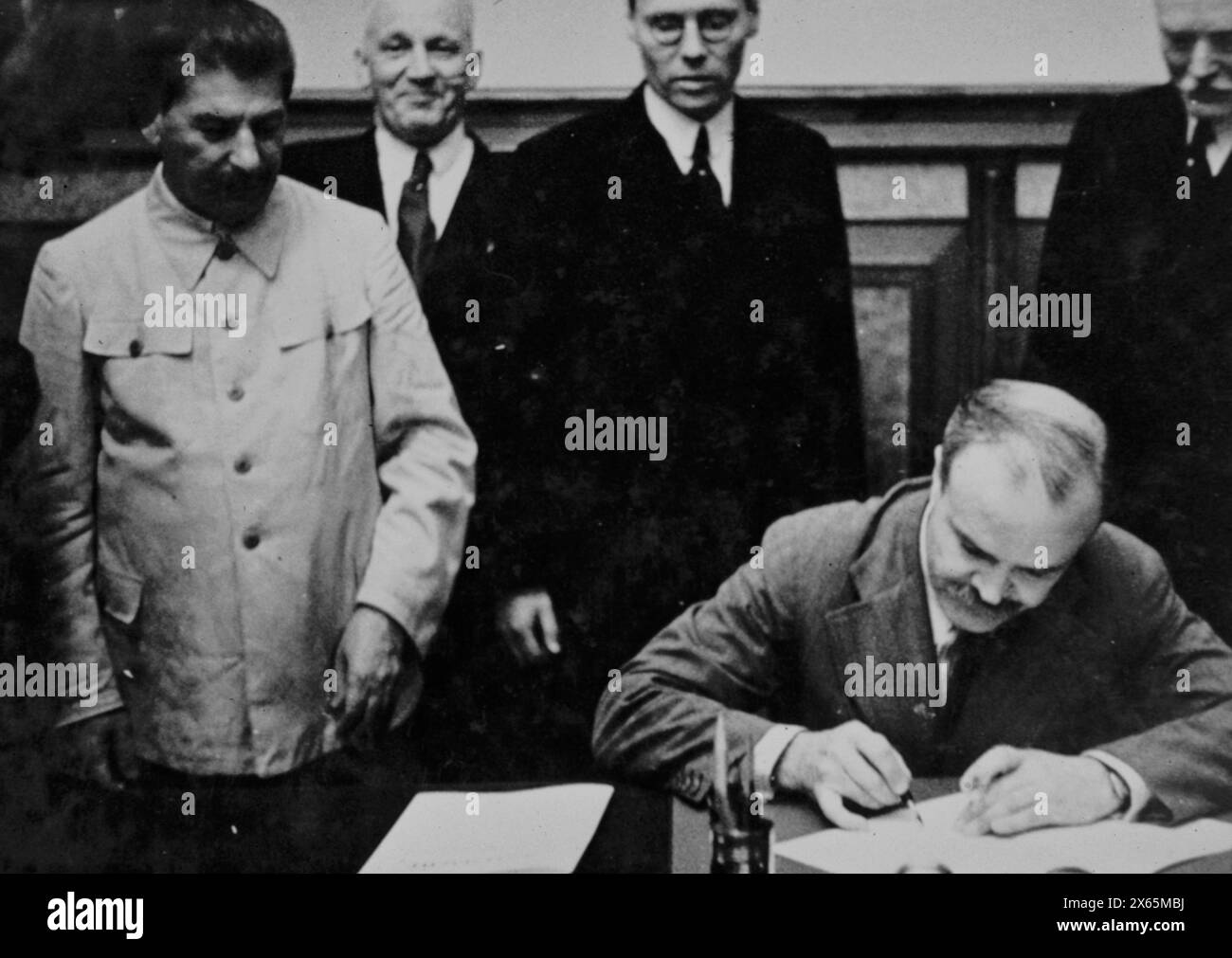 Russian Foreign Minister Vyacheslav Molotov signing the Stalin-Hitler Pact, 1939 Stock Photo - Alamy