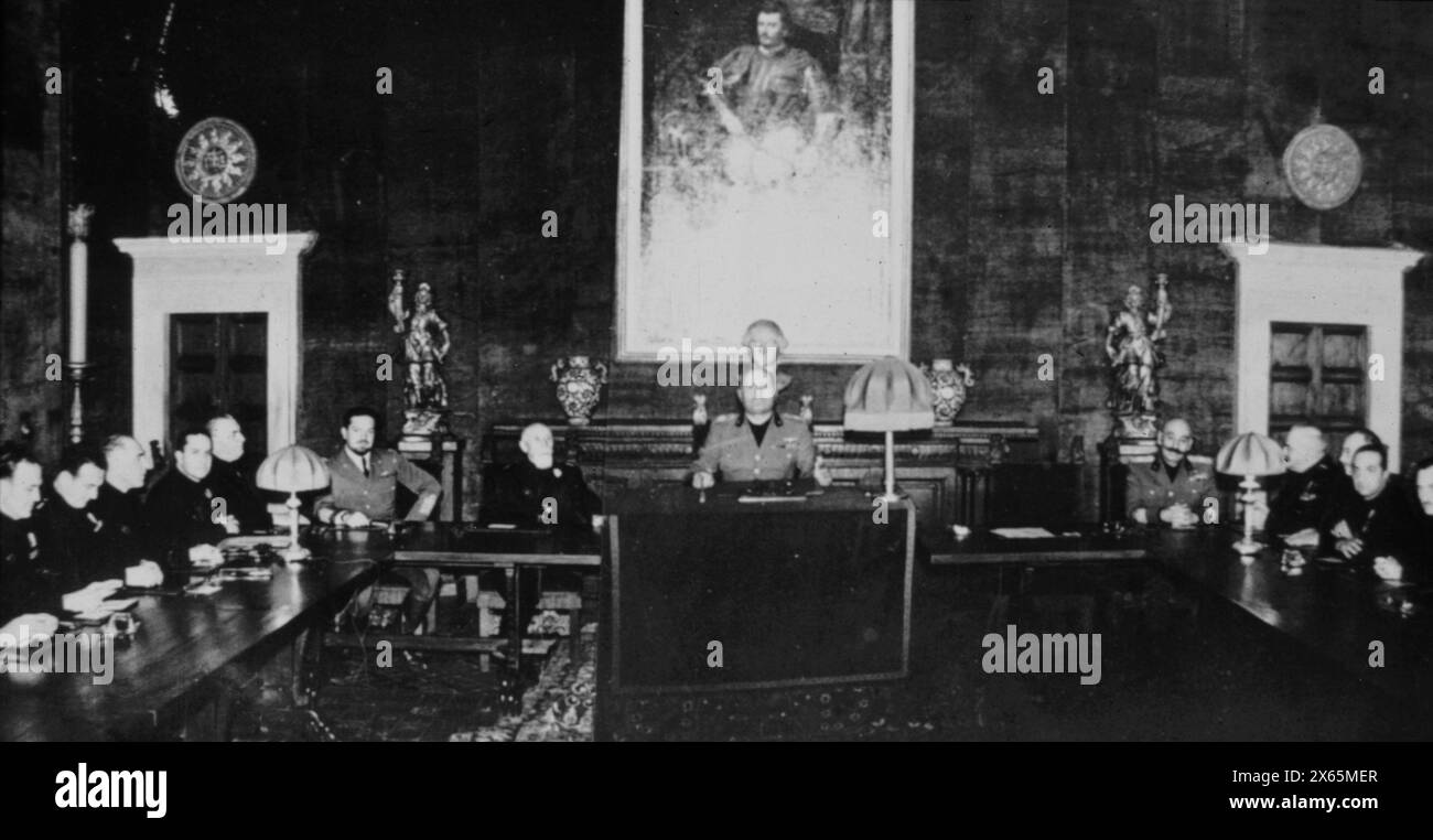 Italian dictator Benito Mussolini and the Gran Consiglio del Fascismo ...