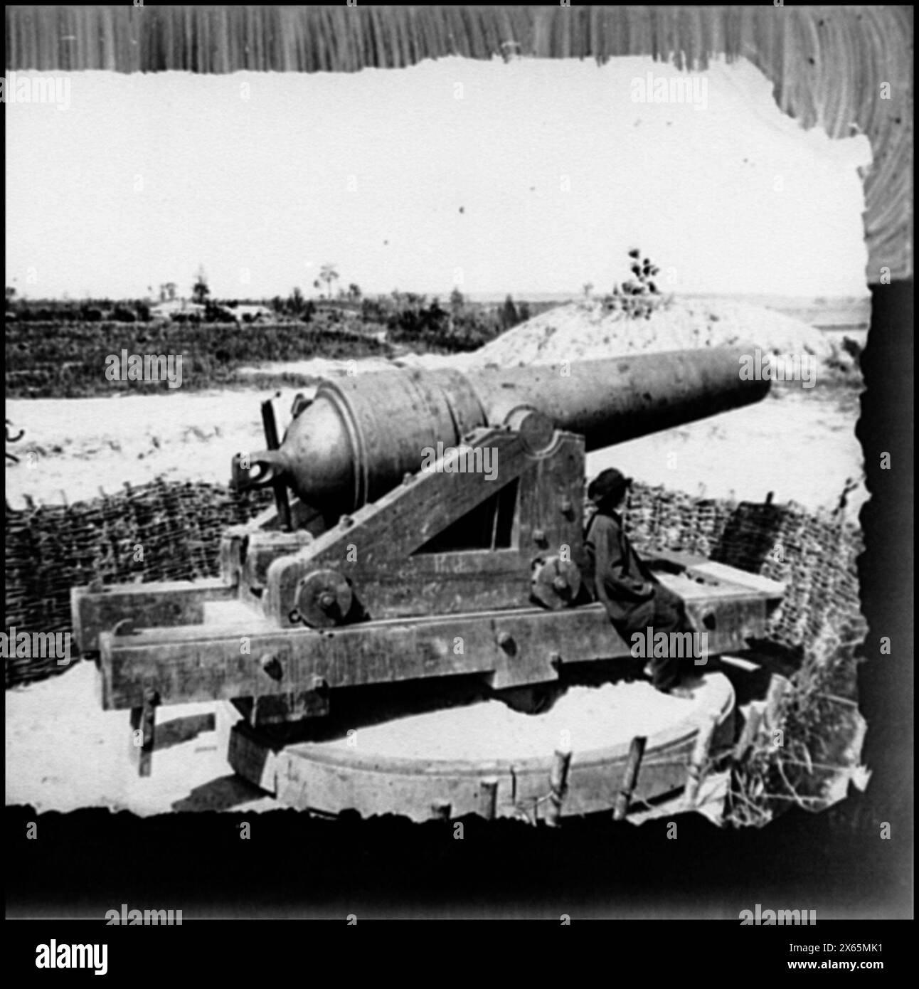 James River, Va. Another Confederate gun emplacement at Howlett House ...