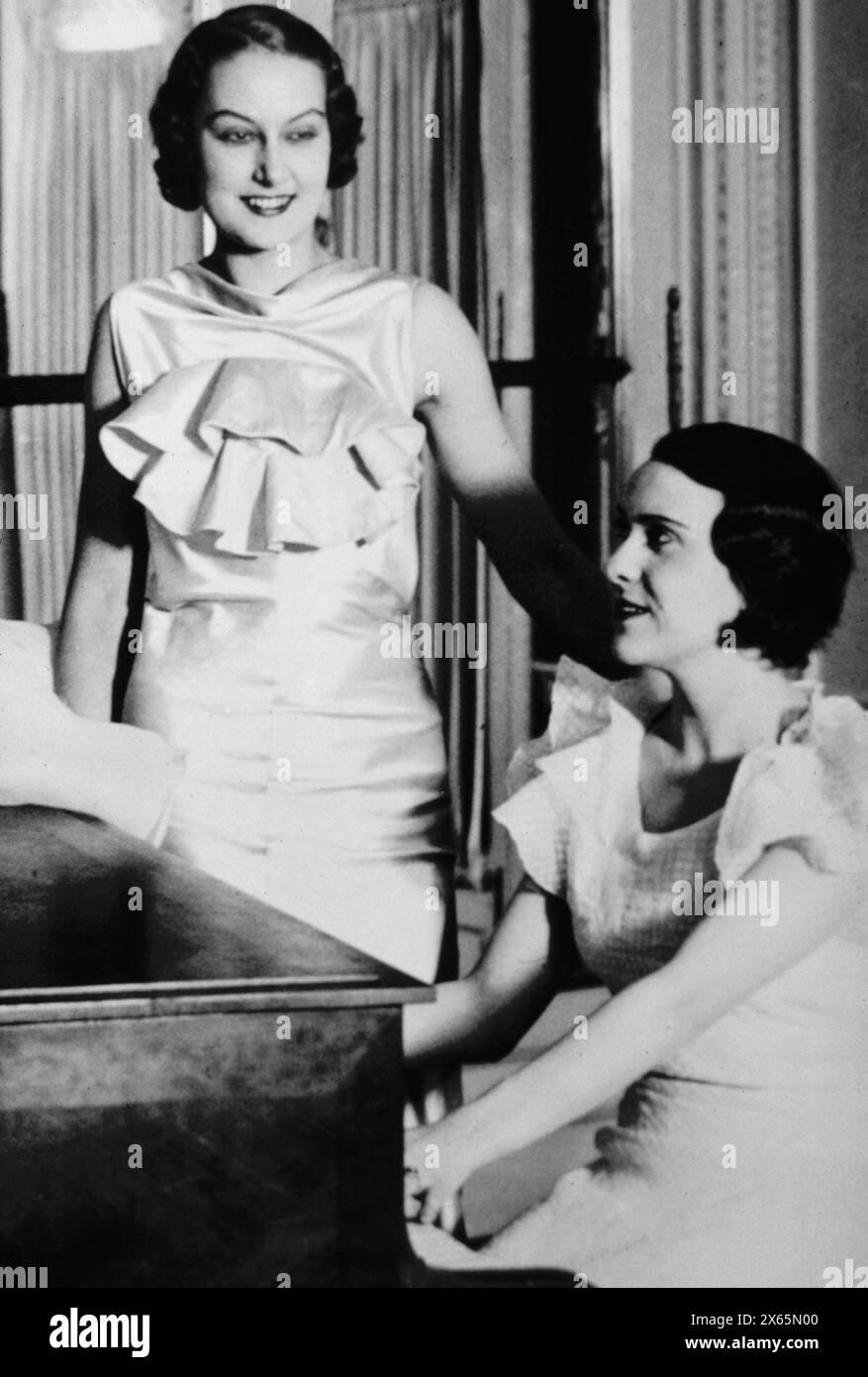 Contestant where Black and White Stock Photos & Images - Alamy