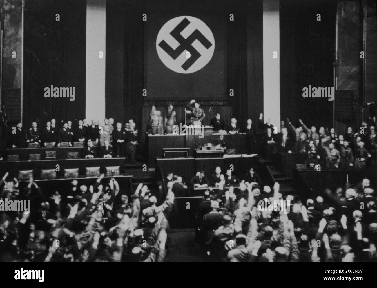 Opening session hi-res stock photography and images - Alamy