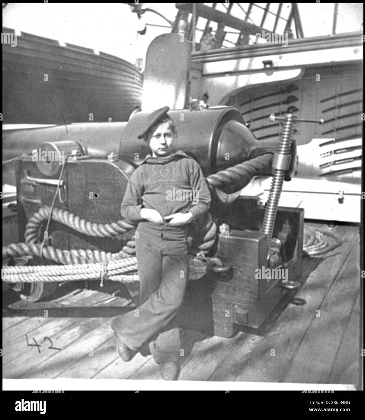 Powder monkey by gun of U.S.S. New Hampshire off Charleston, S.C ...