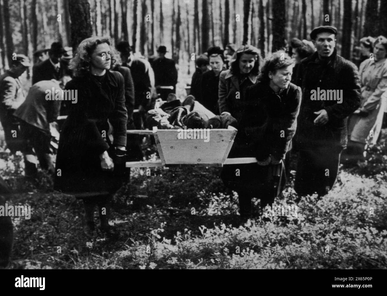 Nazi victims Black and White Stock Photos & Images - Alamy