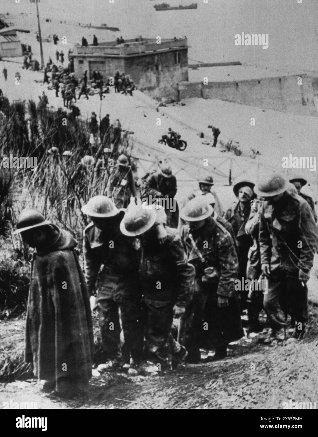 French soldiers captured by the Germans at Dunkirk, 1940 Stock Photo ...