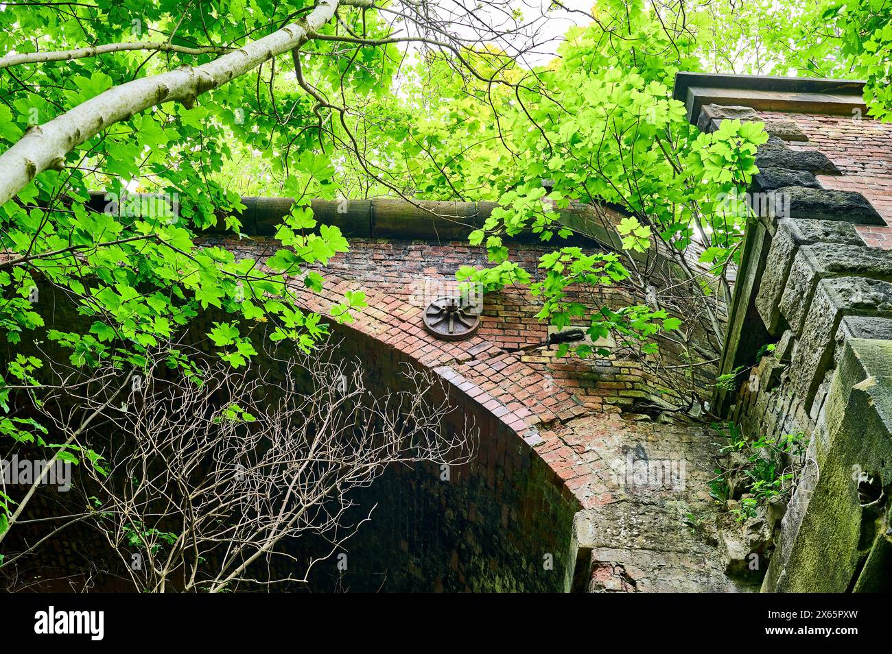 Victorian bridge architecture hi-res stock photography and images - Alamy