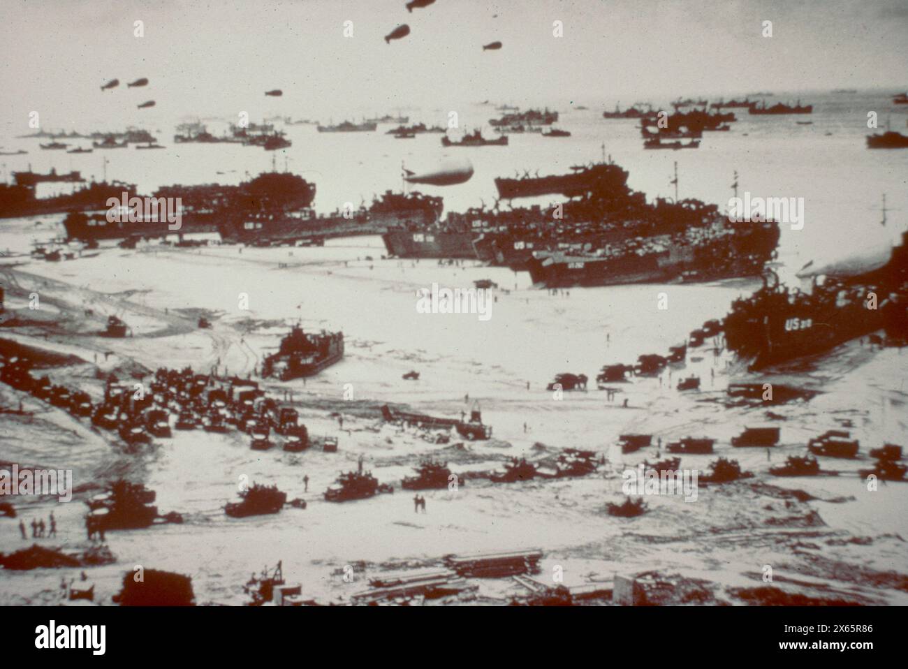 The beach in Normandy after the D-Day landing of the Allied forces ...
