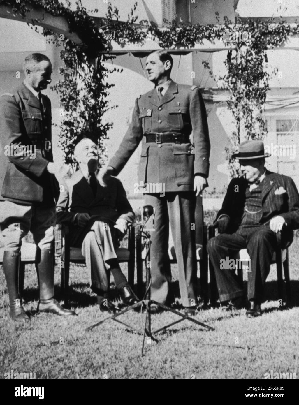French Generals Henri Giraud and Charles de Gaulle reluctantly shake ...