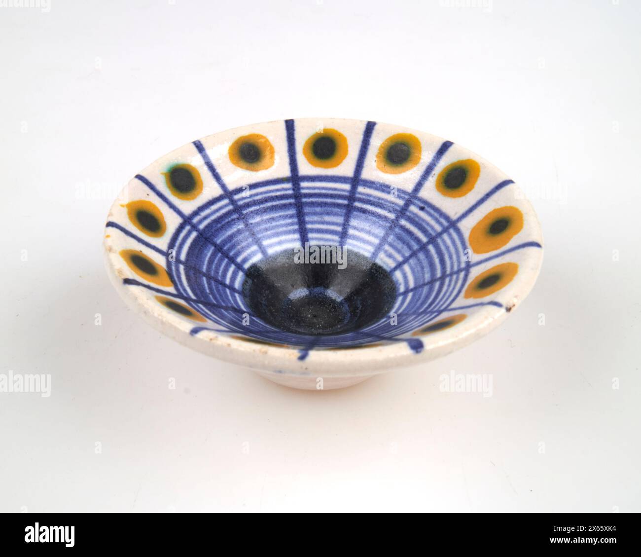 Vintage 1950s midcentury rye pottery miniature conical bowl hi-res ...