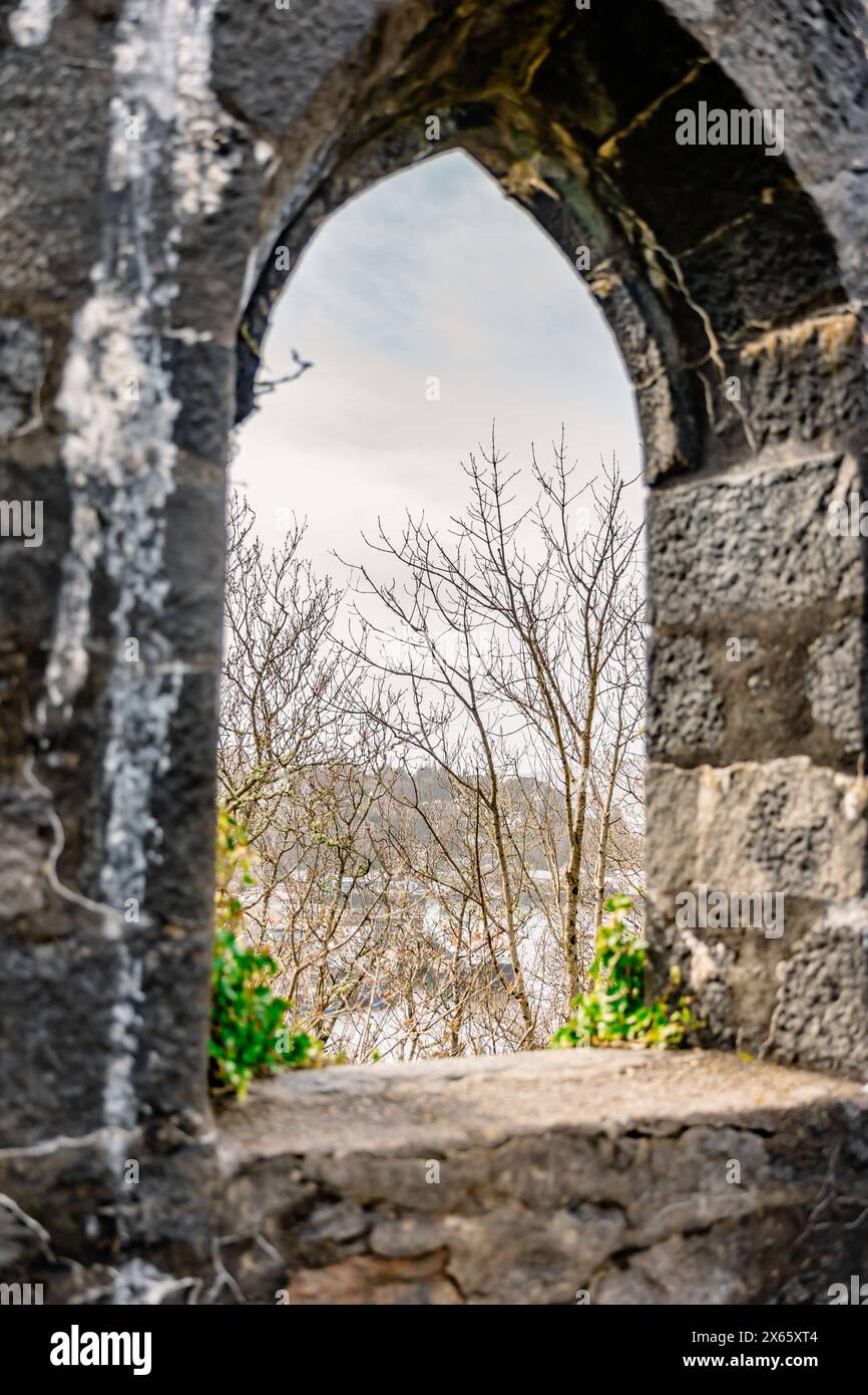 Framed view of ruins hi-res stock photography and images - Alamy