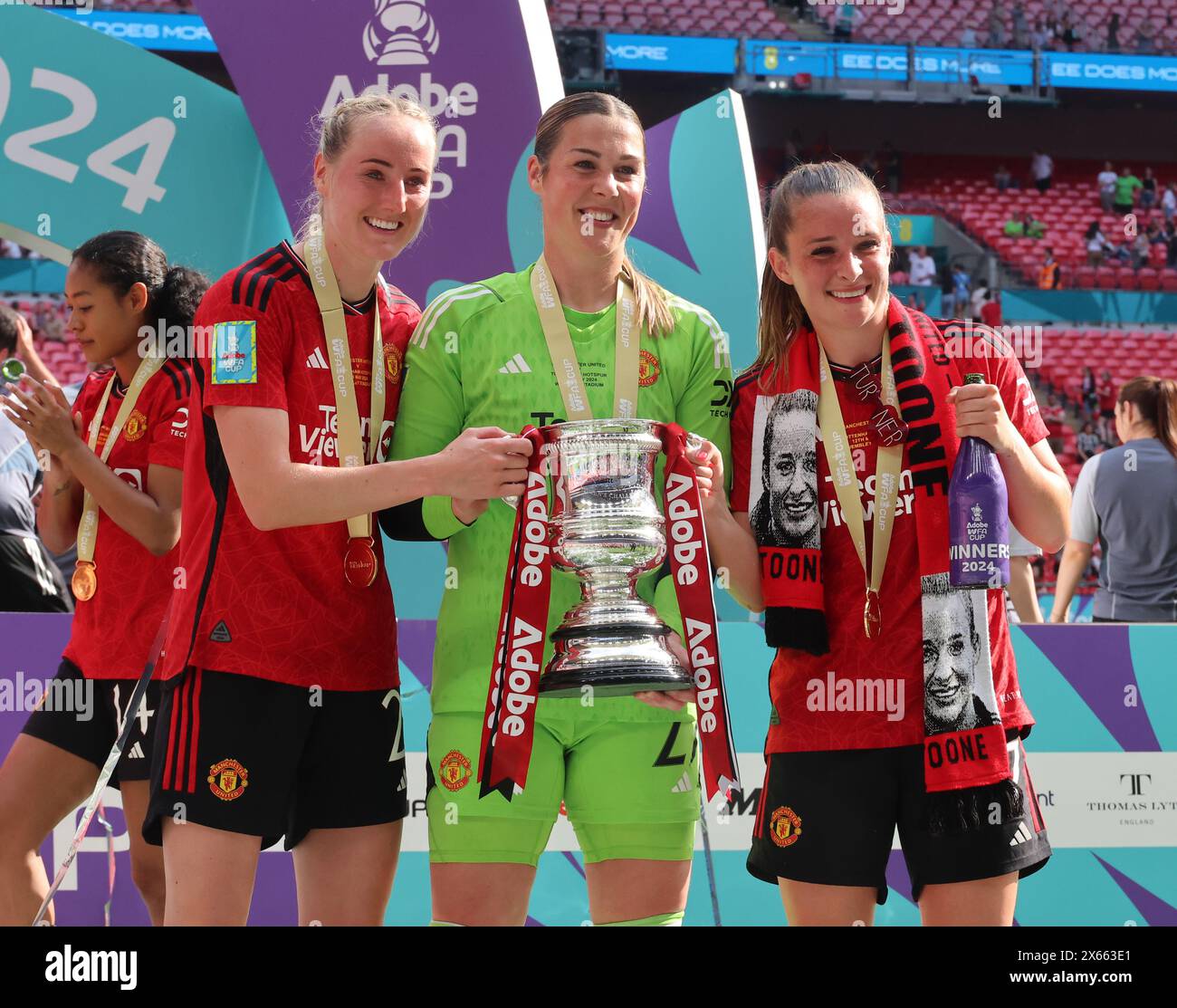 LONDON, ENGLAND - L-R Millie Turner of Manchester United Women Mary ...