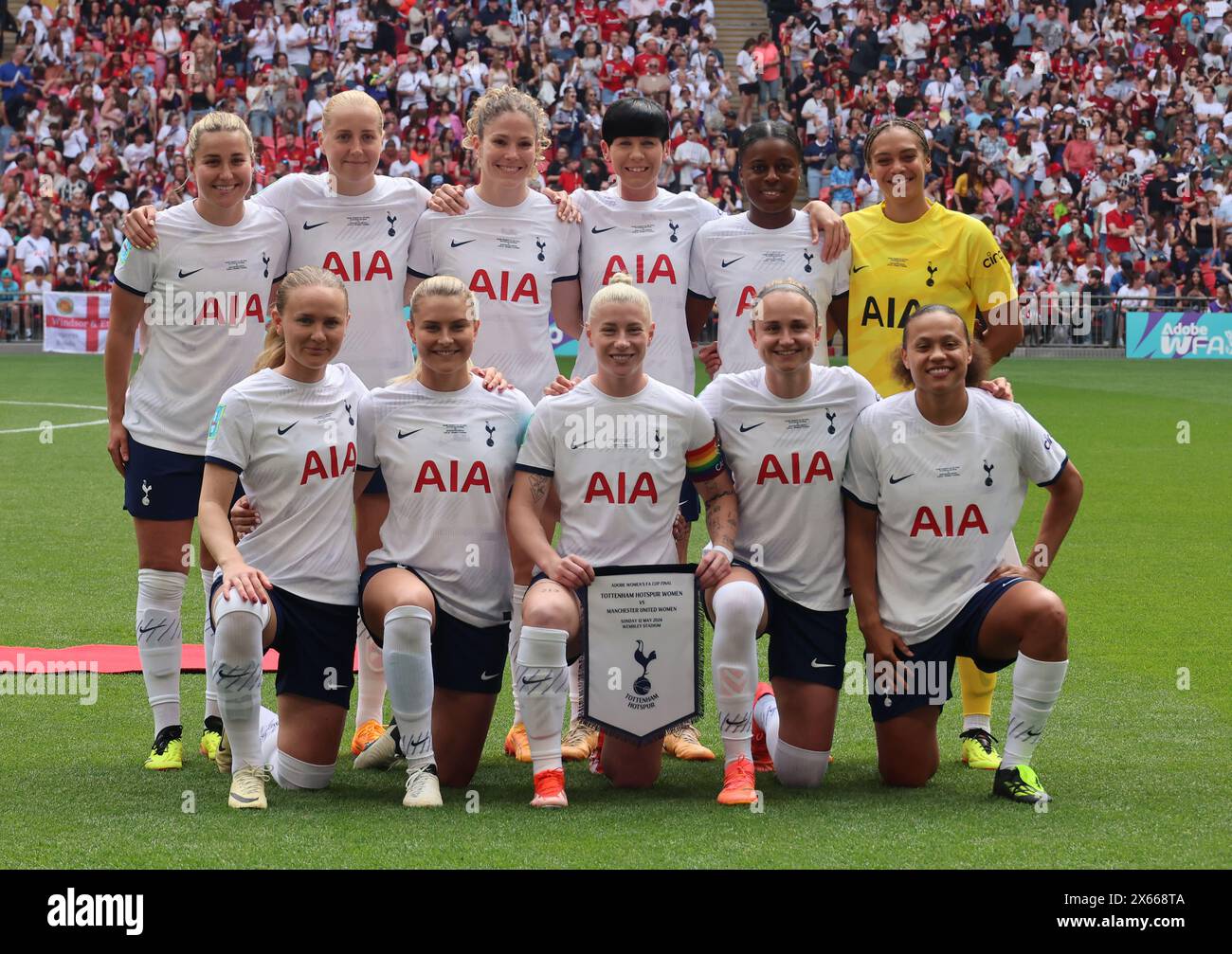 LONDON, ENGLAND - Tottenham Hotspur Women Team shoot before kick off ...