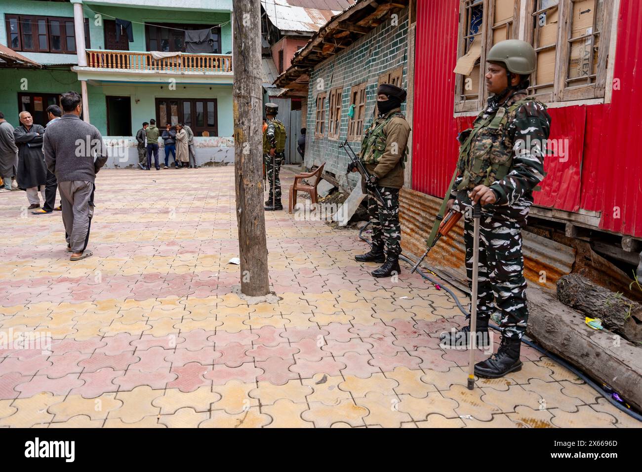 Srinagar, India. 13th May, 2024. Indian paramilitary troopers are seen ...