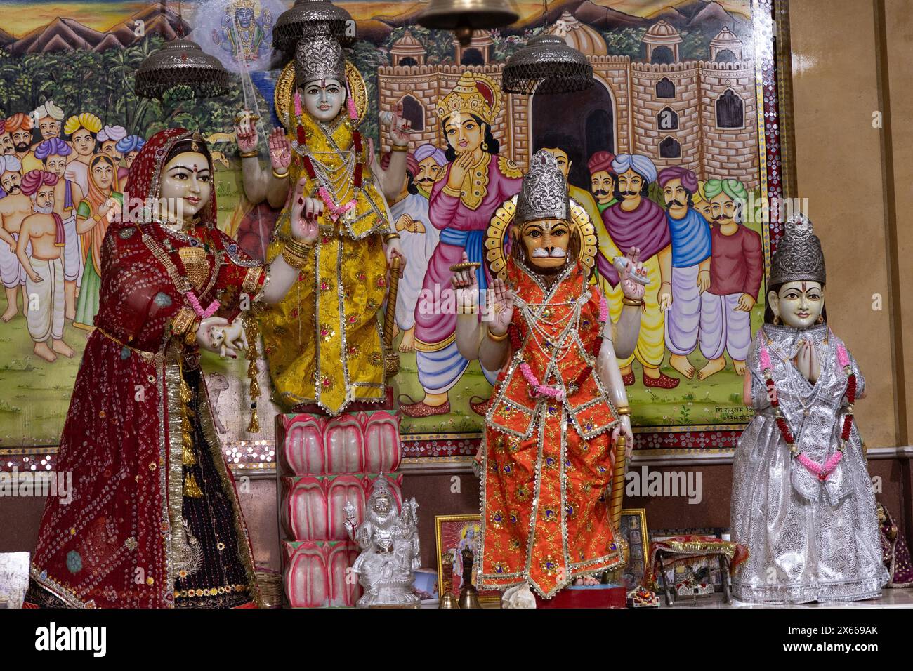 idols of hindu god at temple from unique perspective Stock Photo - Alamy