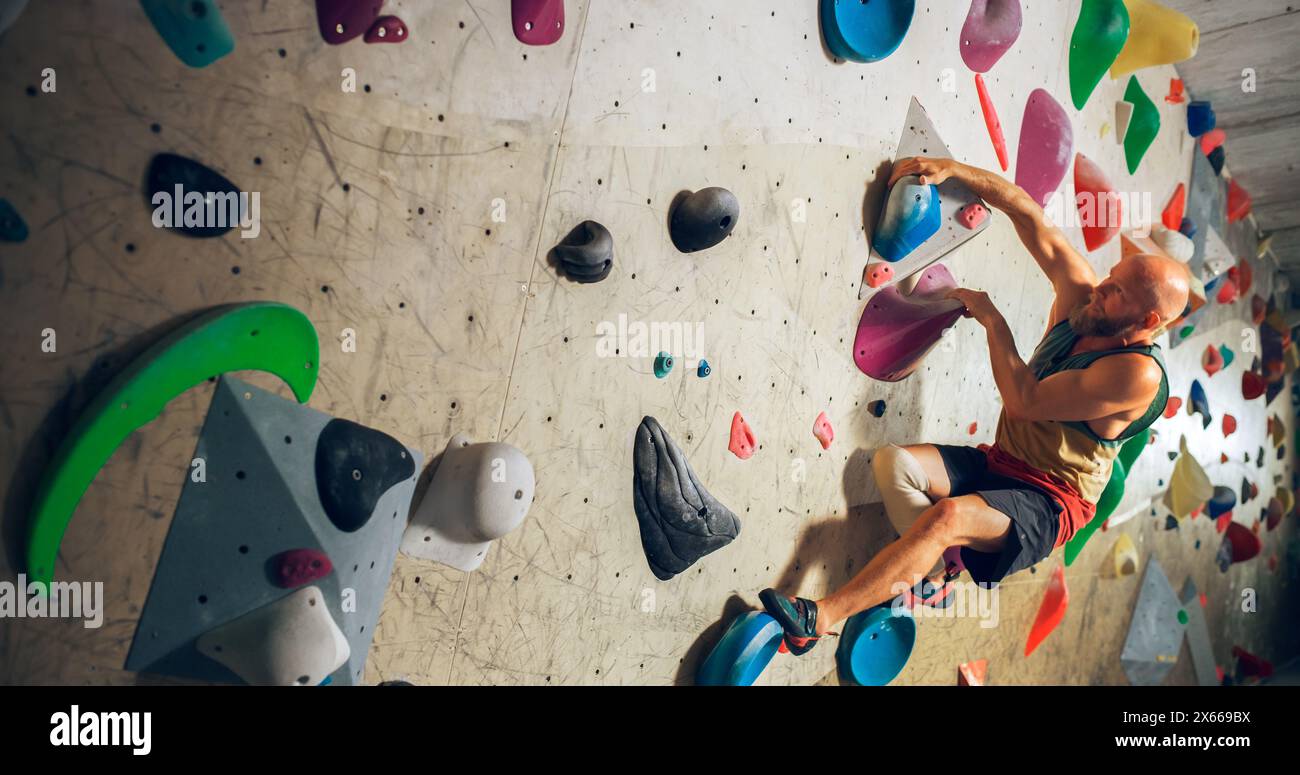 Strong experienced rock climber hi-res stock photography and images - Alamy