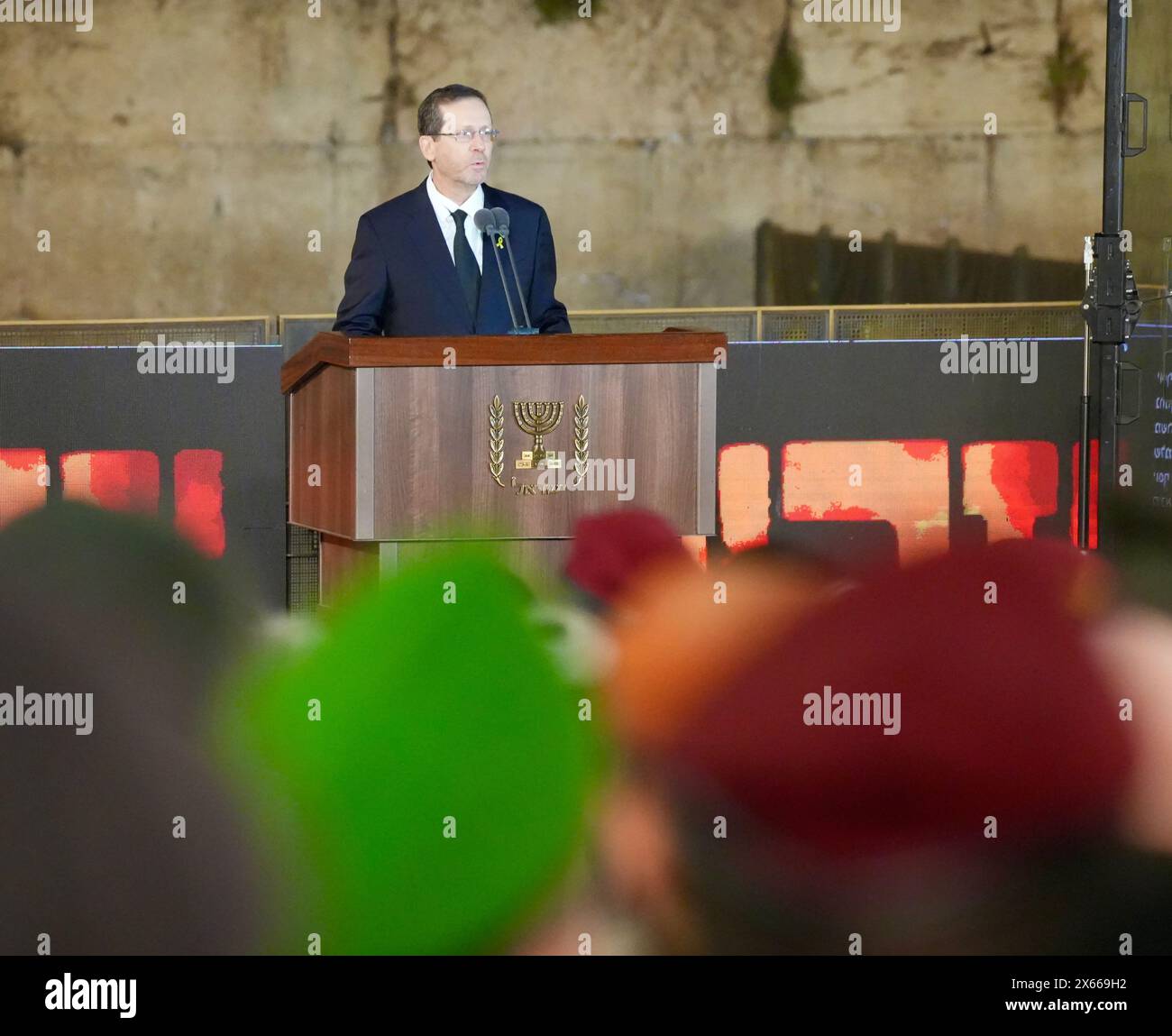 Israelis observe two minutes of silence as air raid sirens sound to ...