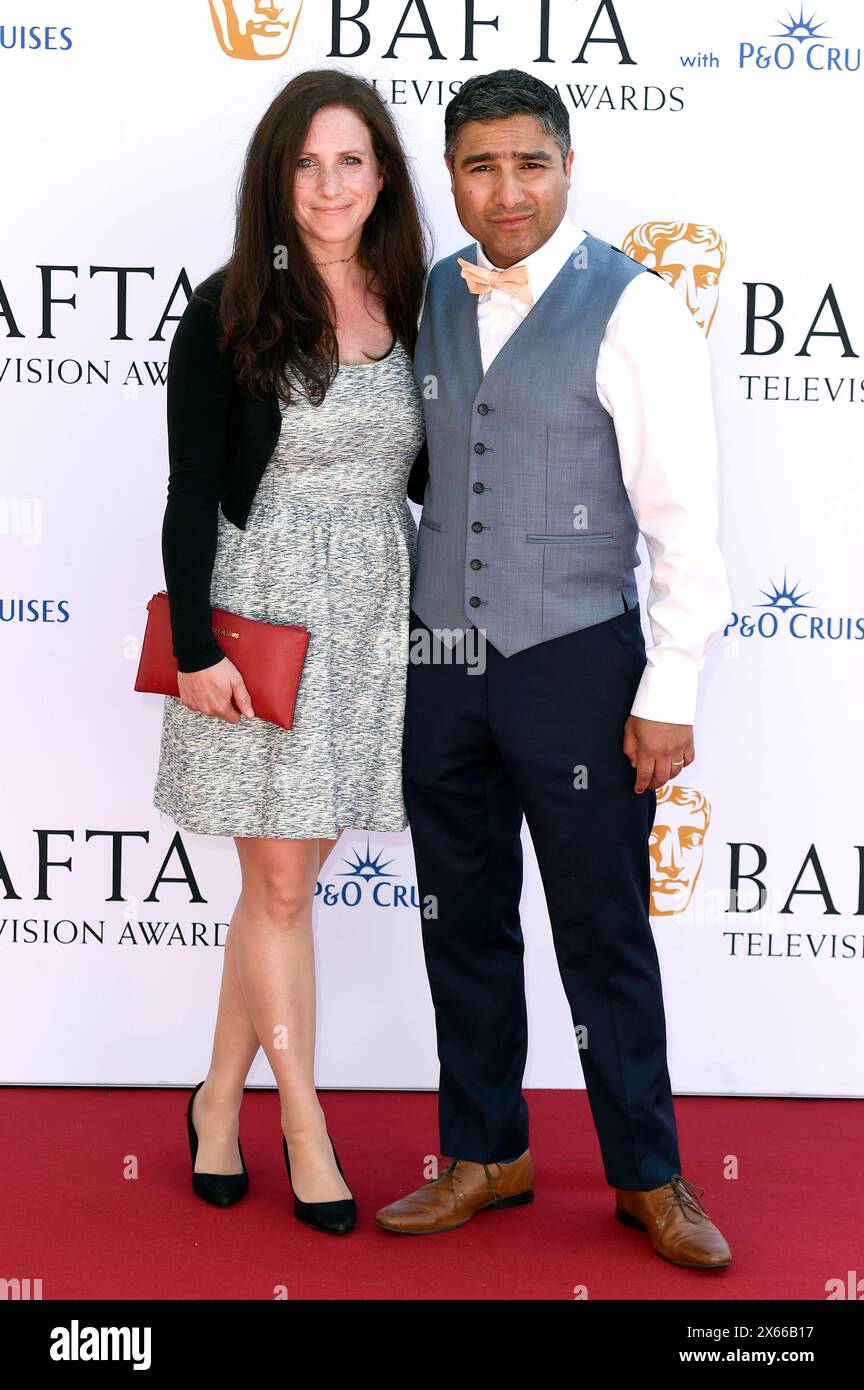 Nick Mohammed mit Ehefrau Becka Mohammed bei der Verleihung der BAFTA ...