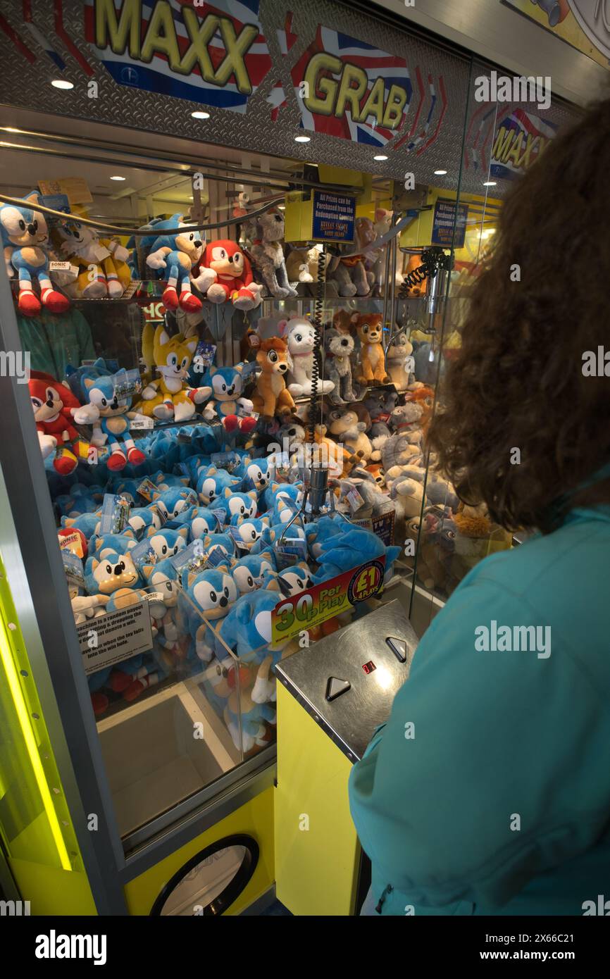 Sonic the hedgehog hi-res stock photography and images - Alamy