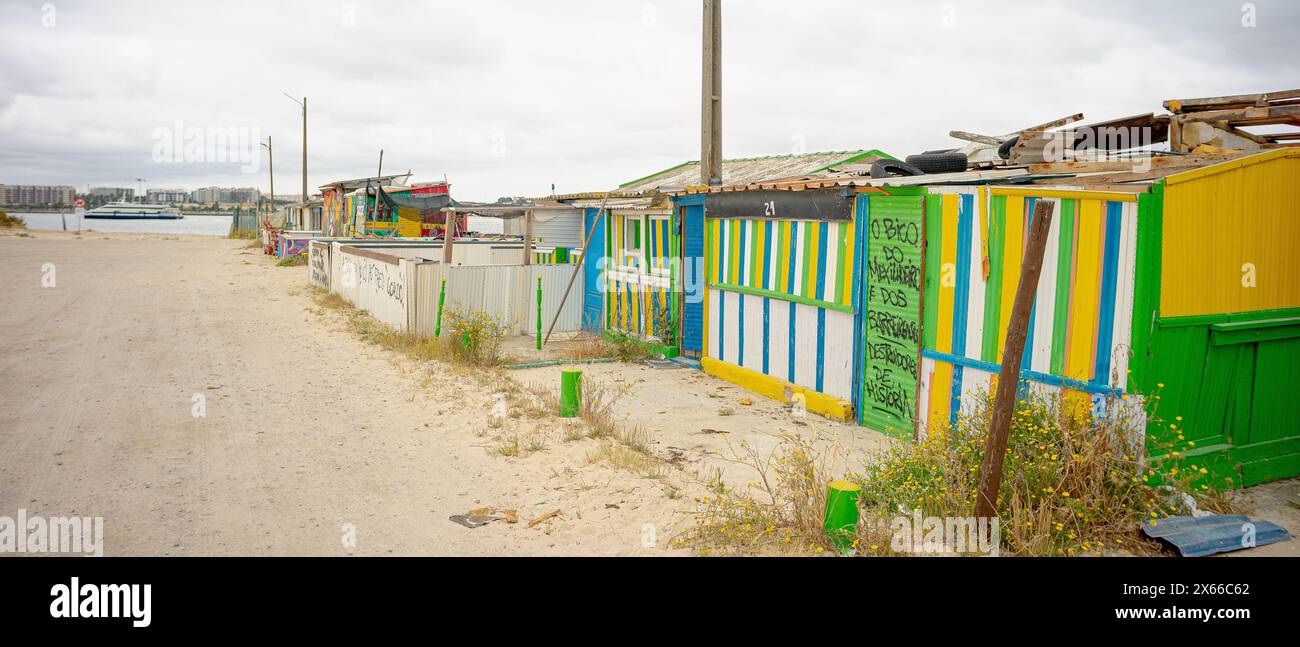 Tents or fishermen's houses in a phase of degradation in the "bico do ...