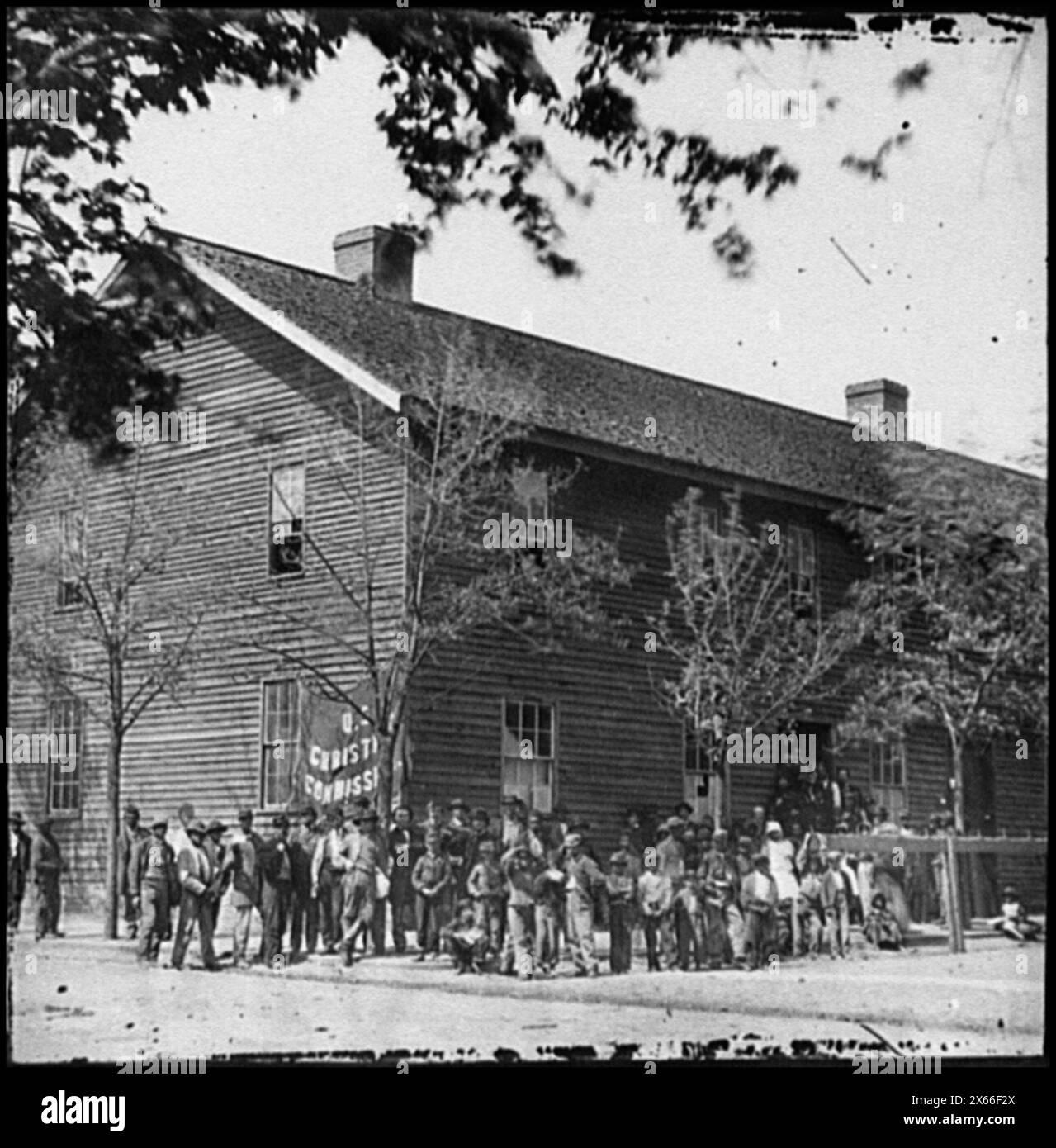 Richmond, Va. Crowd before headquarters of the U.S. Christian ...