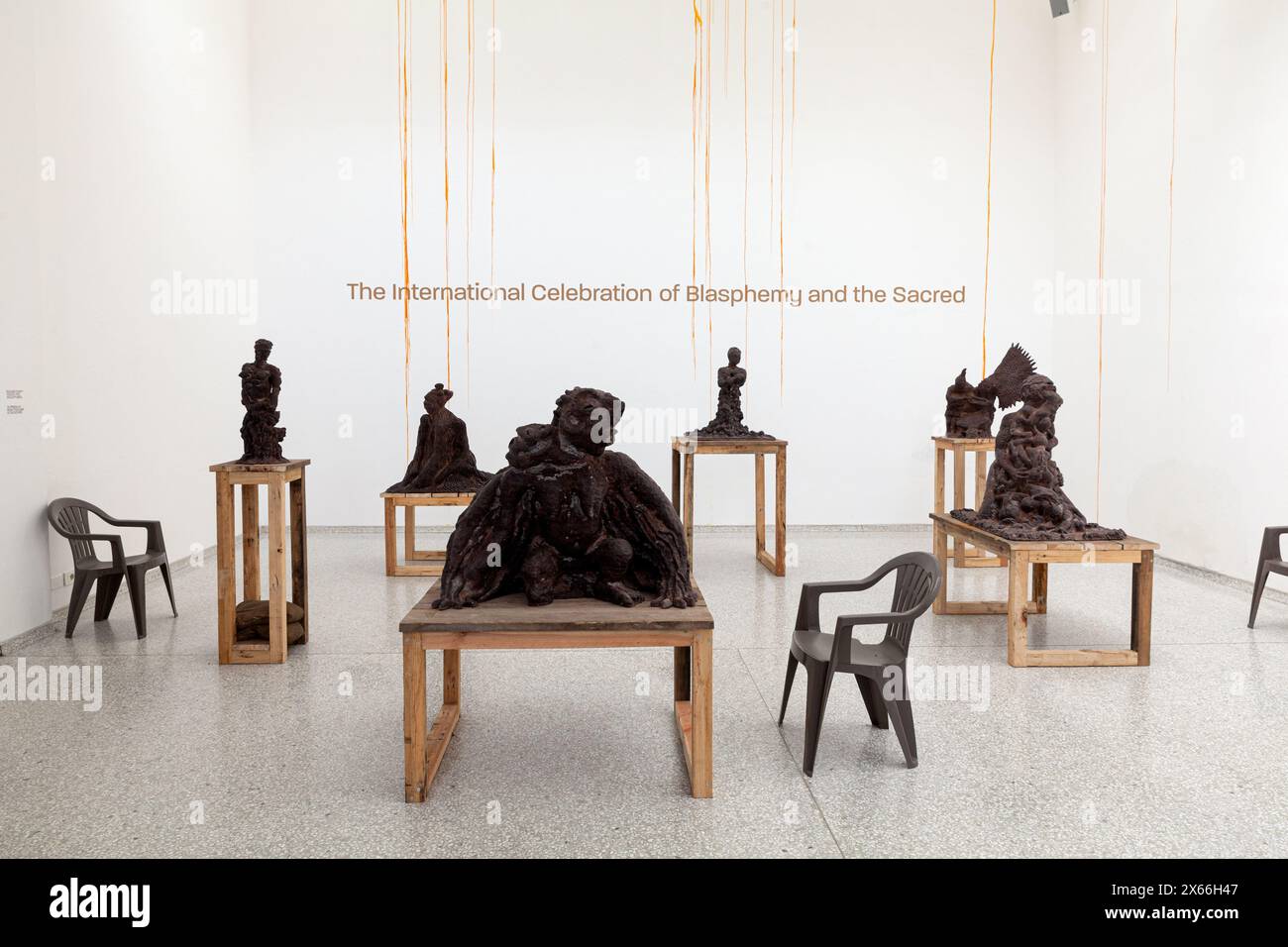 Venice, Italy - April 19, 2024: Sculptures by catpc - Cercle d'art des ...