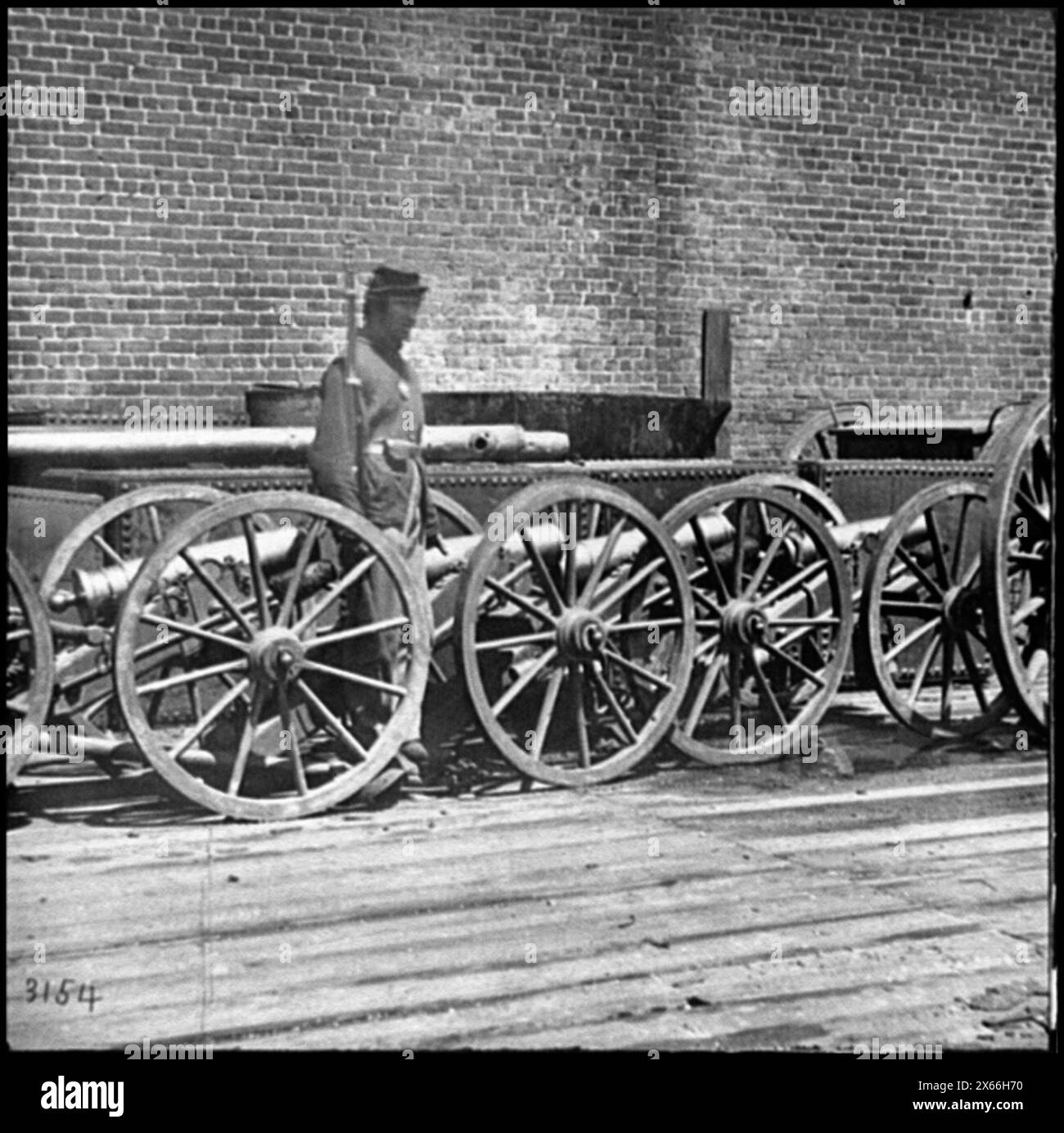 Rocketts, Richmond, VA. Confederate brass mountain howitzers, Civil War ...