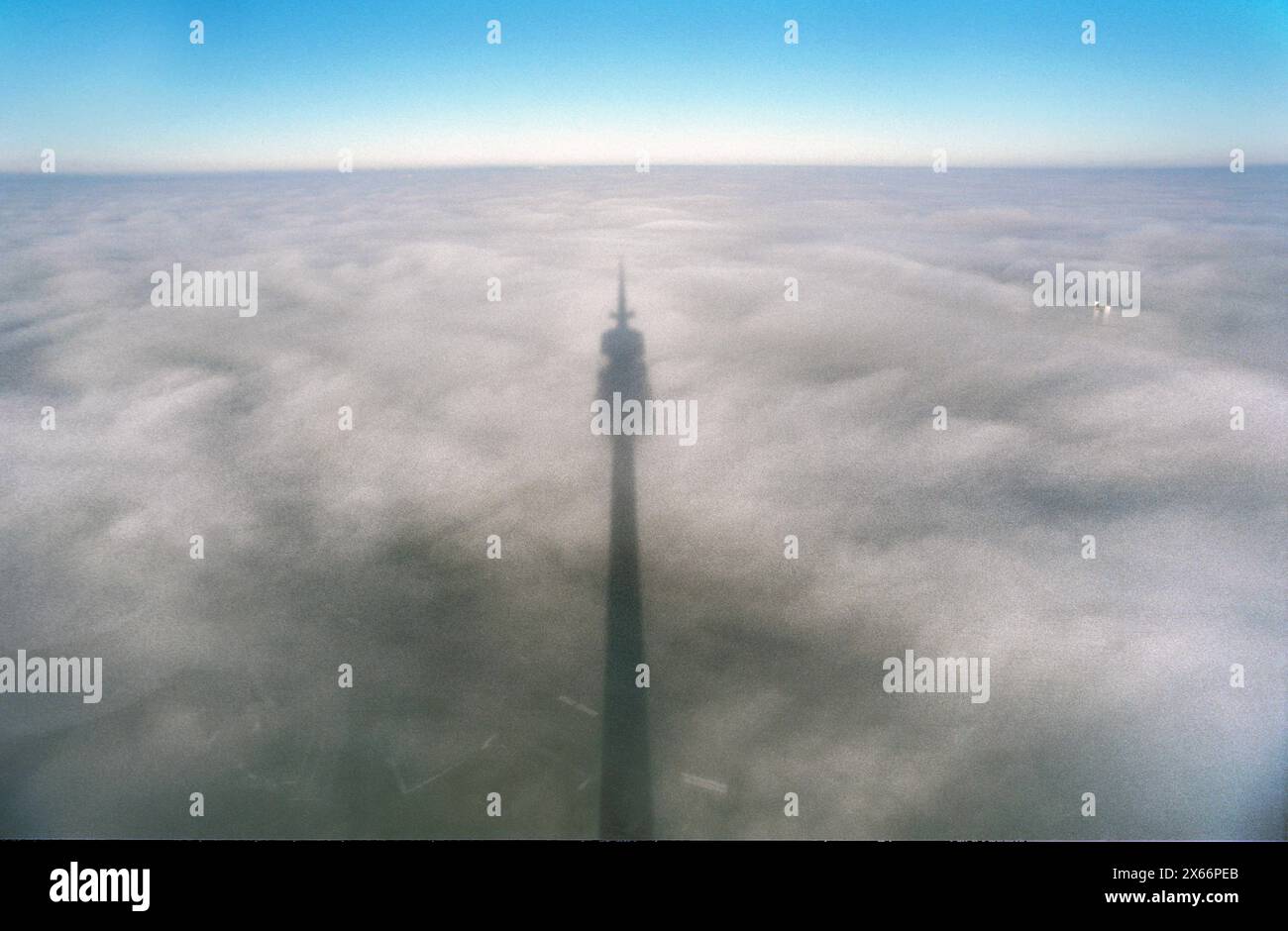 Der Olympiaturm in München wird am 1.Juni 2024 für zwei Jahre bis Mai ...