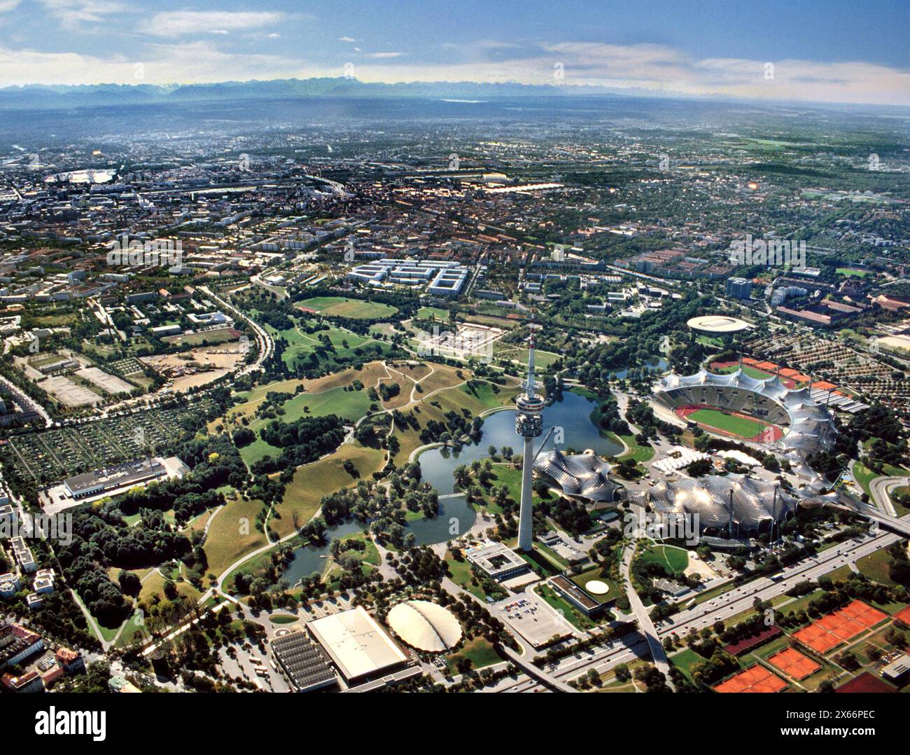 Der Olympiaturm in München wird am 1.Juni 2024 für zwei Jahre bis Mai ...